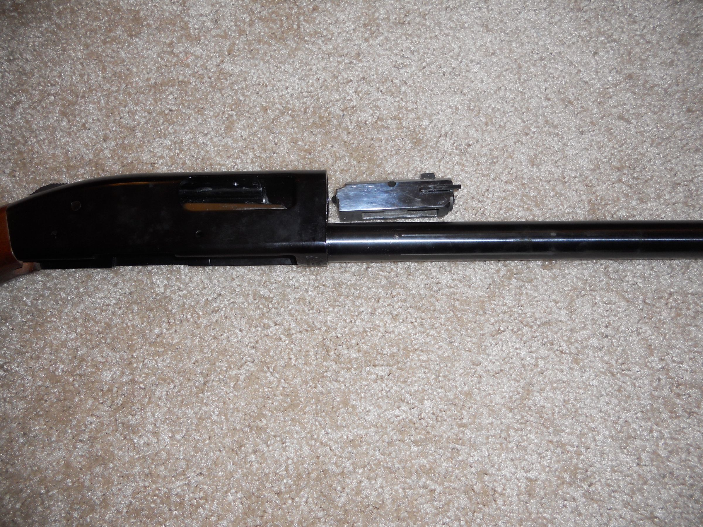 How to Disassemble a Mossberg 500 Series Shotgun : 9 Steps - Instructables
