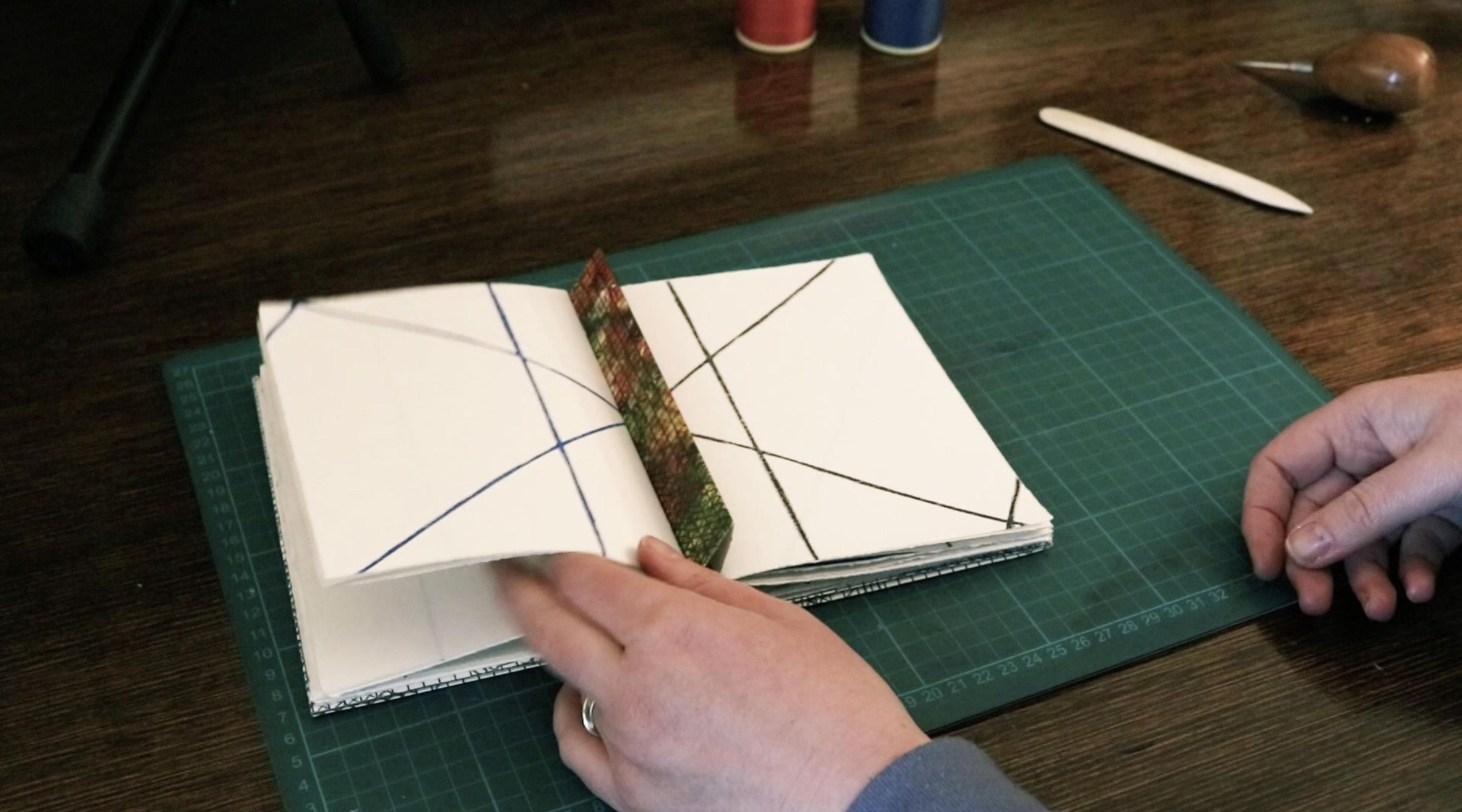 Expanding Your Folded Books : 3 Steps (with Pictures) - Instructables