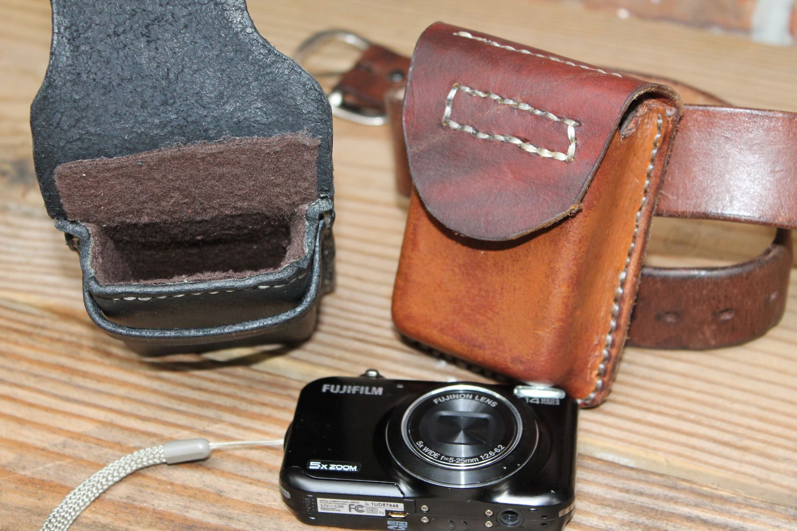 Simple Durable Leather Camera Case : 10 Steps (with Pictures ...