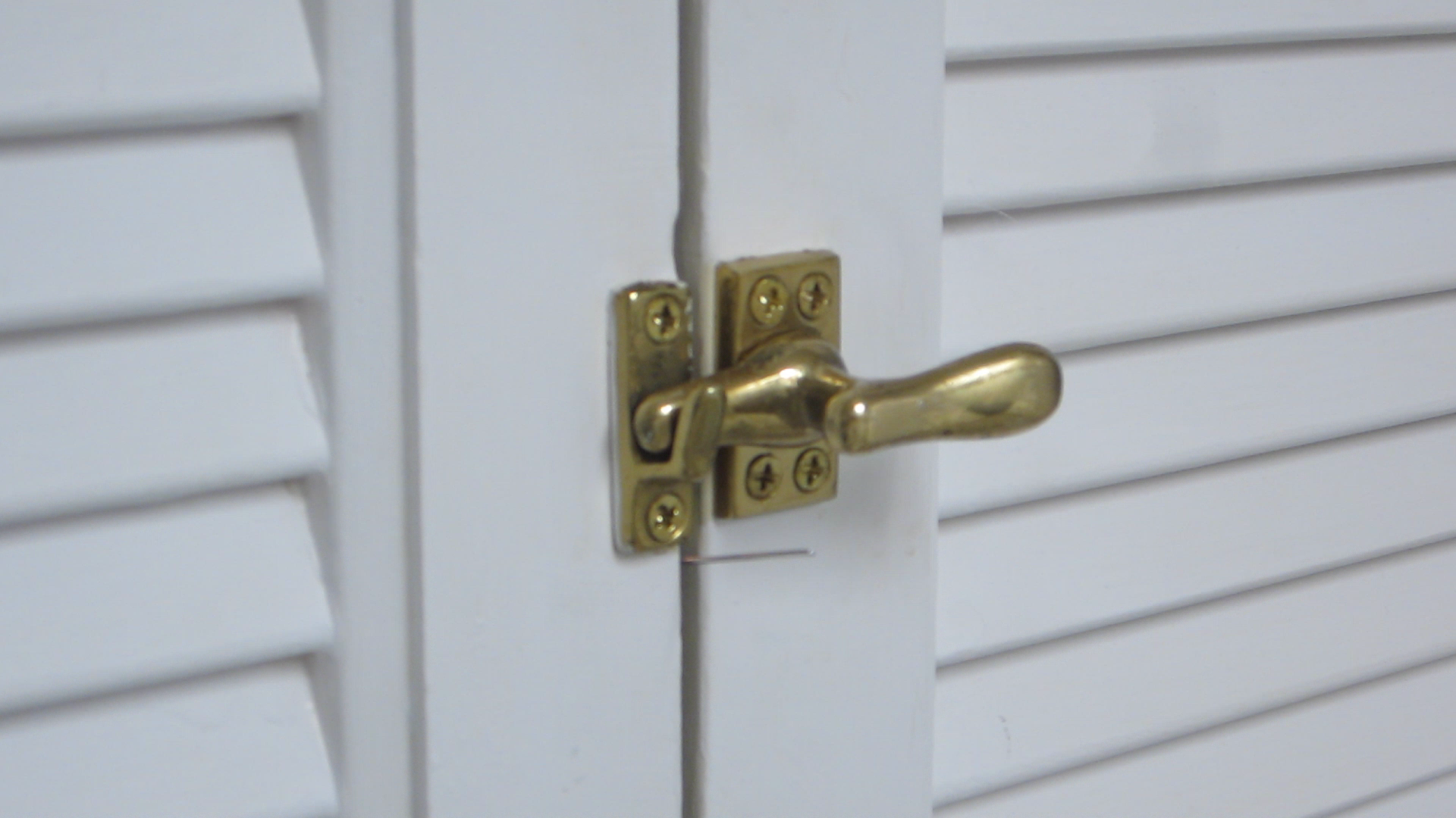 How to Pick Simple Locks/Latches With a Paper Clip : 6 Steps (with ...