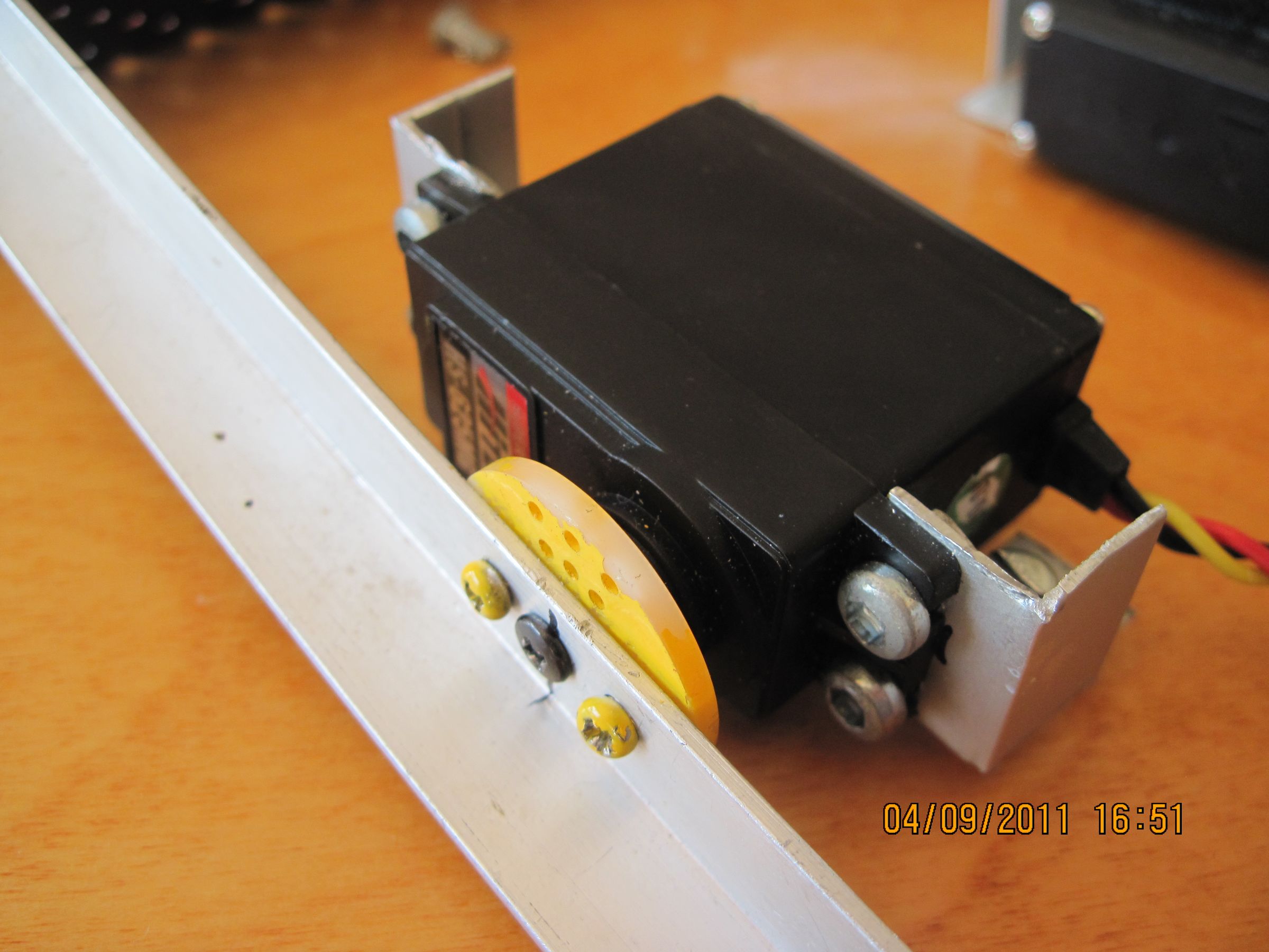 Sumo-Bot (TSA and Science Olympiad Rules) : 8 Steps - Instructables