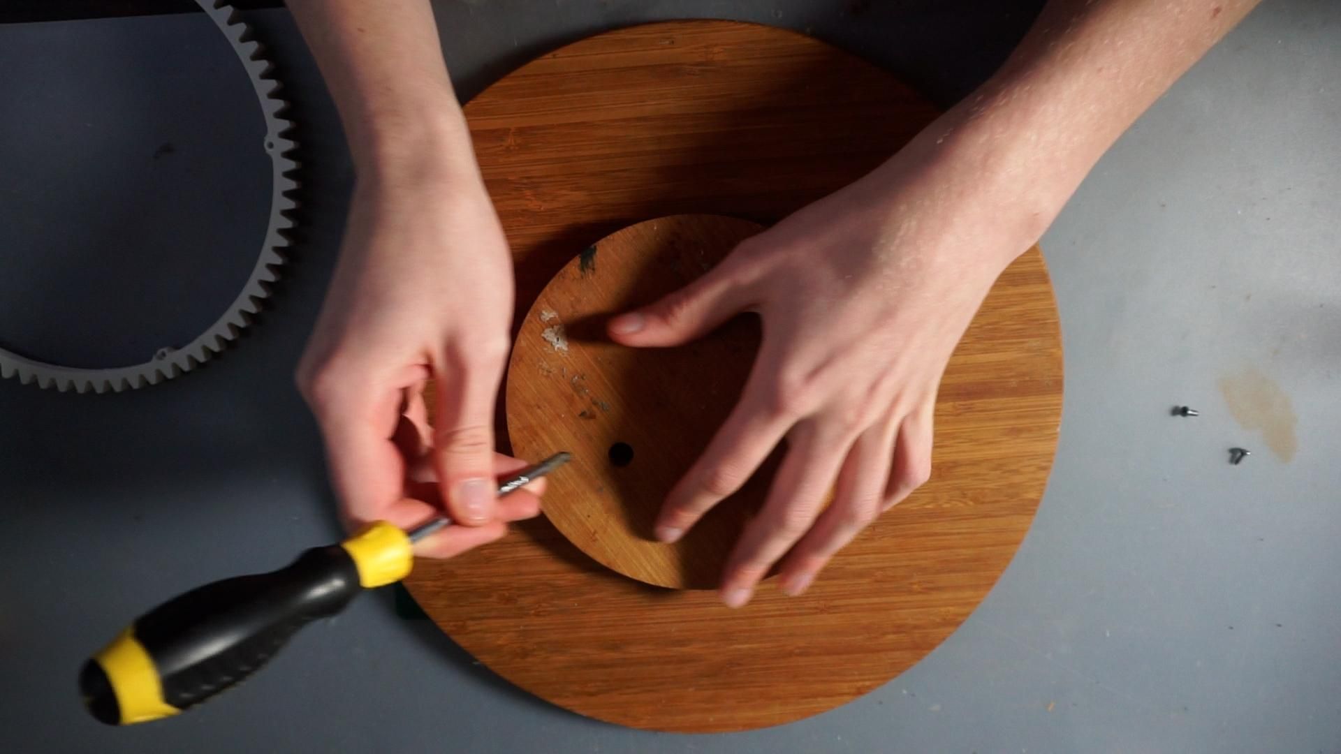 How to Make a Motorized Lazy Susan With a Secret : 9 Steps (with ...