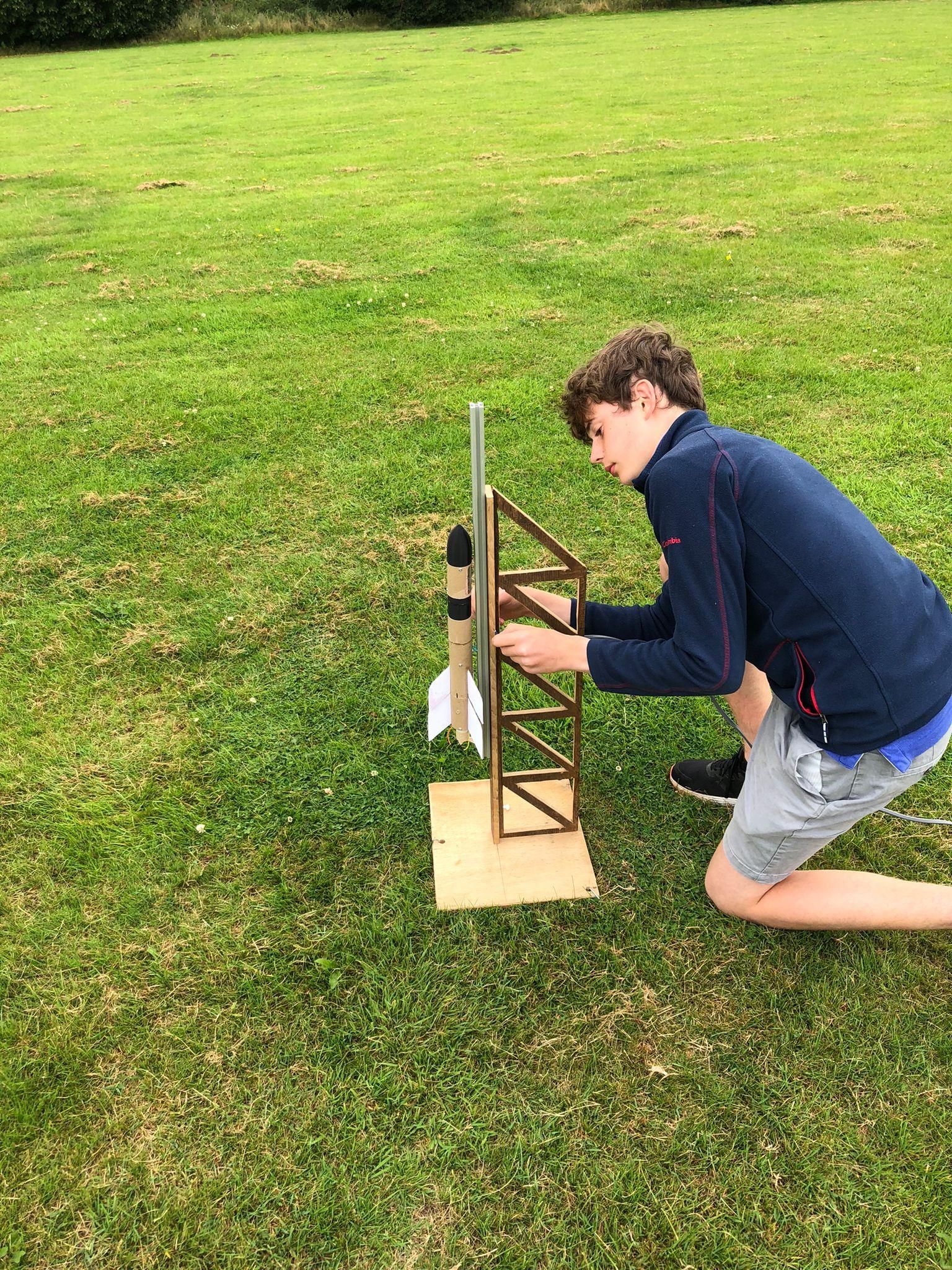 Two Stage Electronic Model Rocket : 17 Steps (with Pictures ...