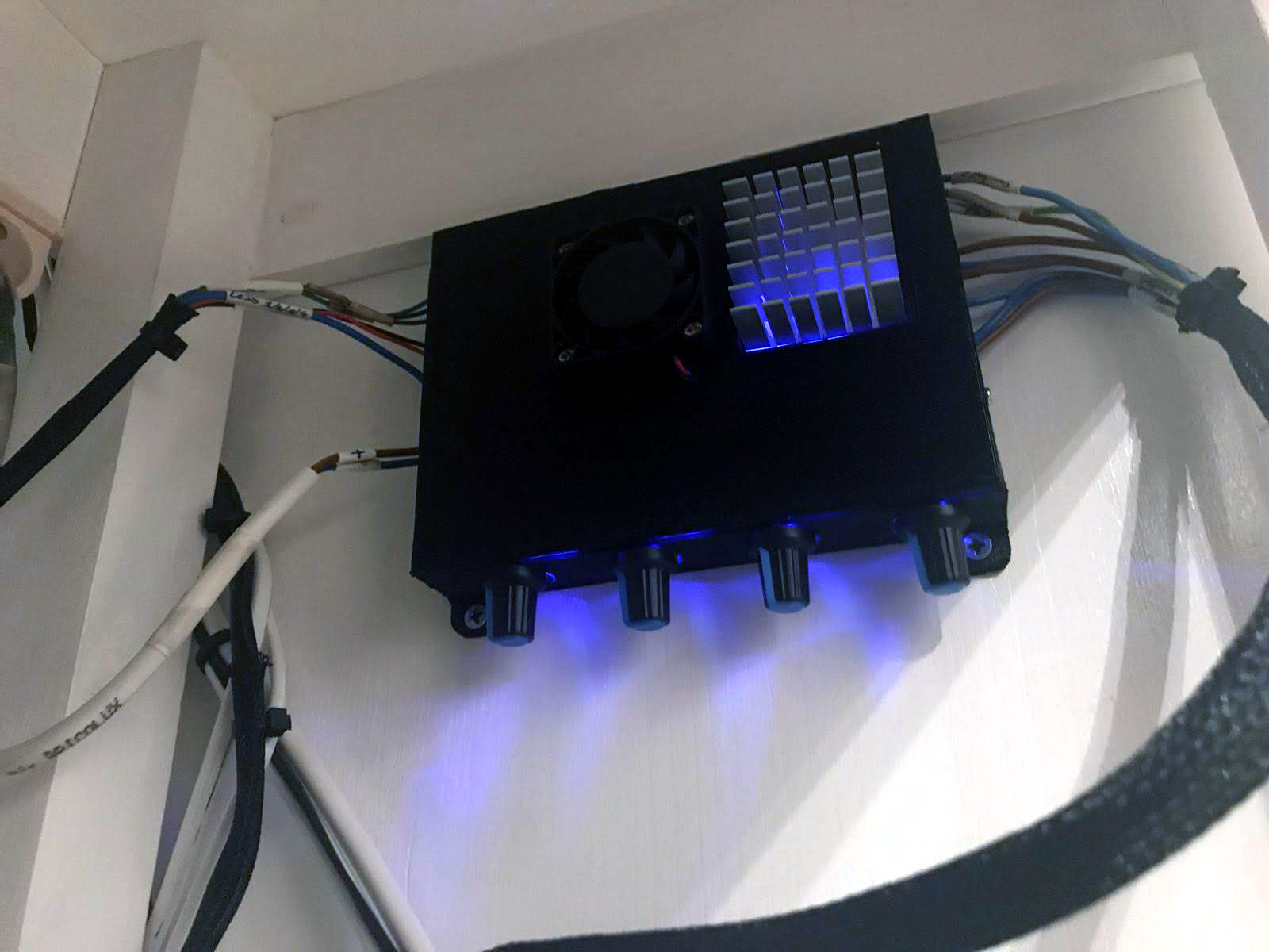 DIY Projects - My Aquarium Controller : 4 Steps - Instructables