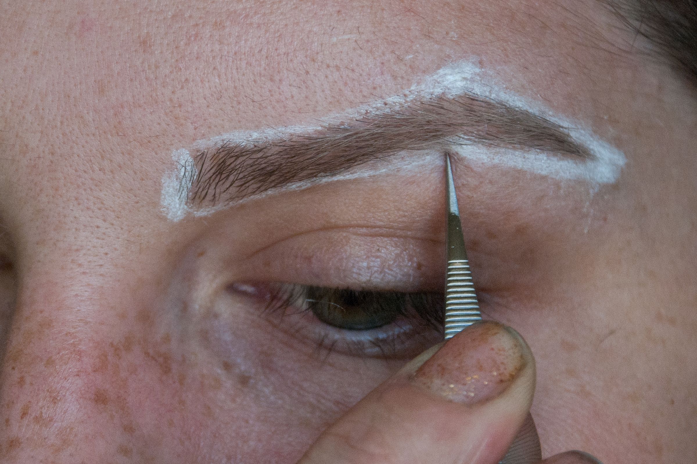Perfect Eyebrows : 5 Steps (with Pictures) - Instructables