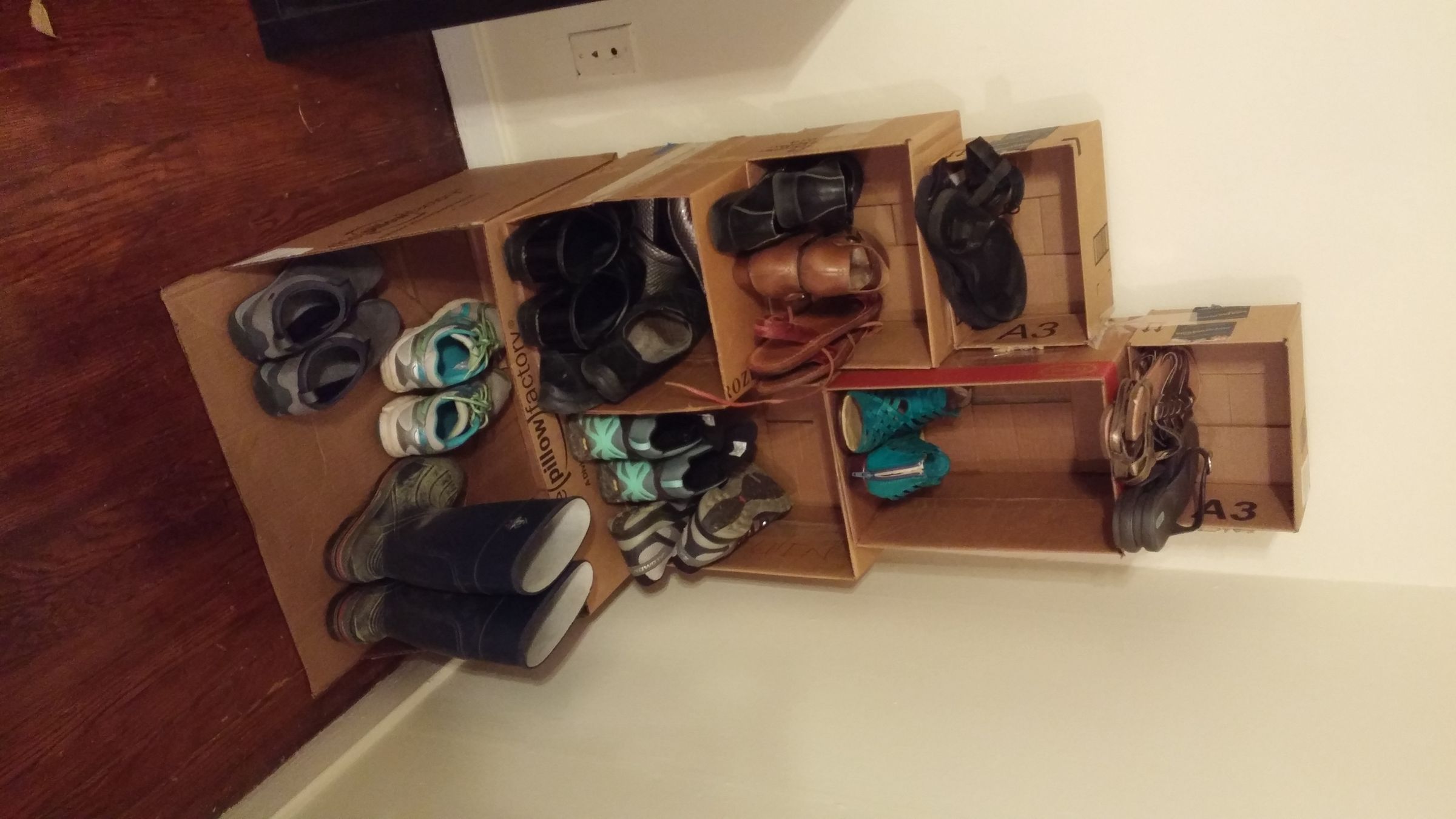 Cardboard Box Shoe Rack : 5 Steps (with Pictures) - Instructables