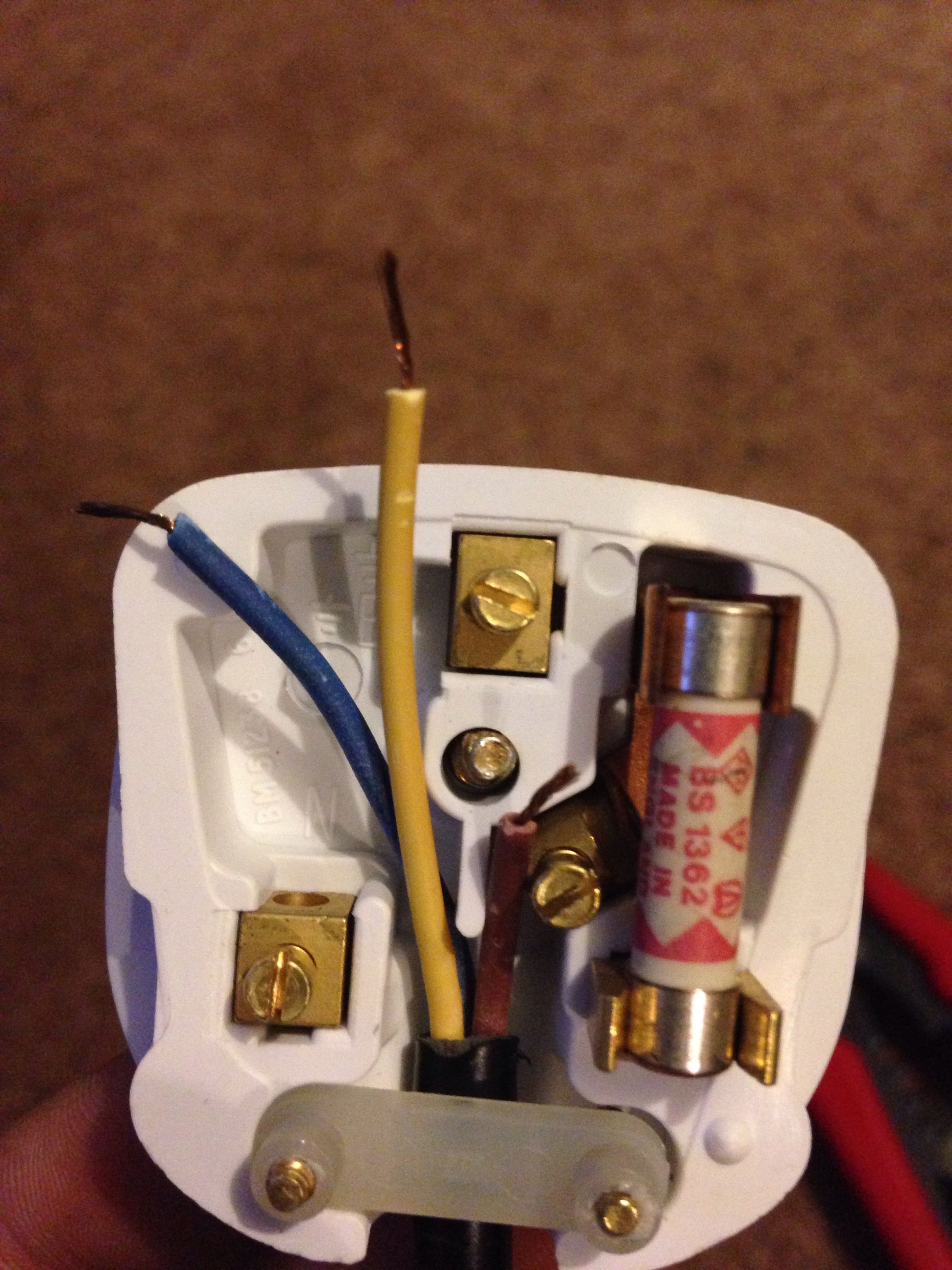 How to Wire / Terminate a UK 13A 3 Pin Plug : 4 Steps - Instructables