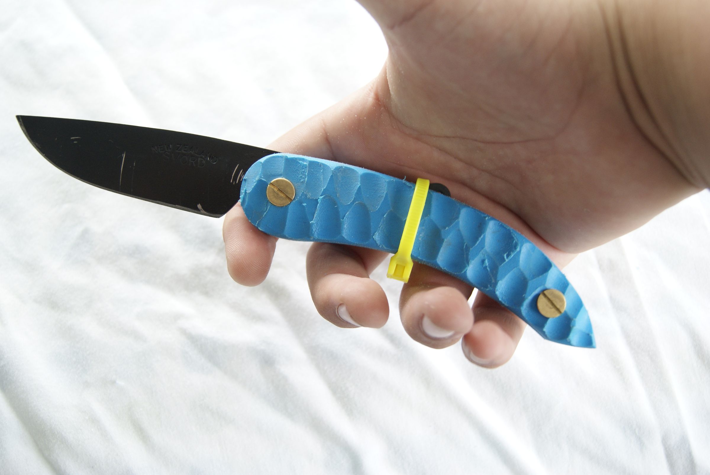 Temporary Lock for Friction Folders - Instructables