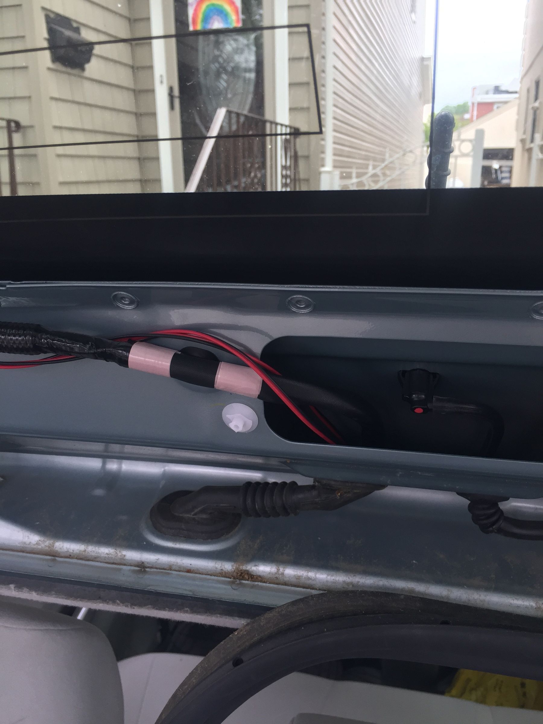 Hack Your Prius Rear Emblem (with Pictures) Version 1 : 5 Steps (with ...