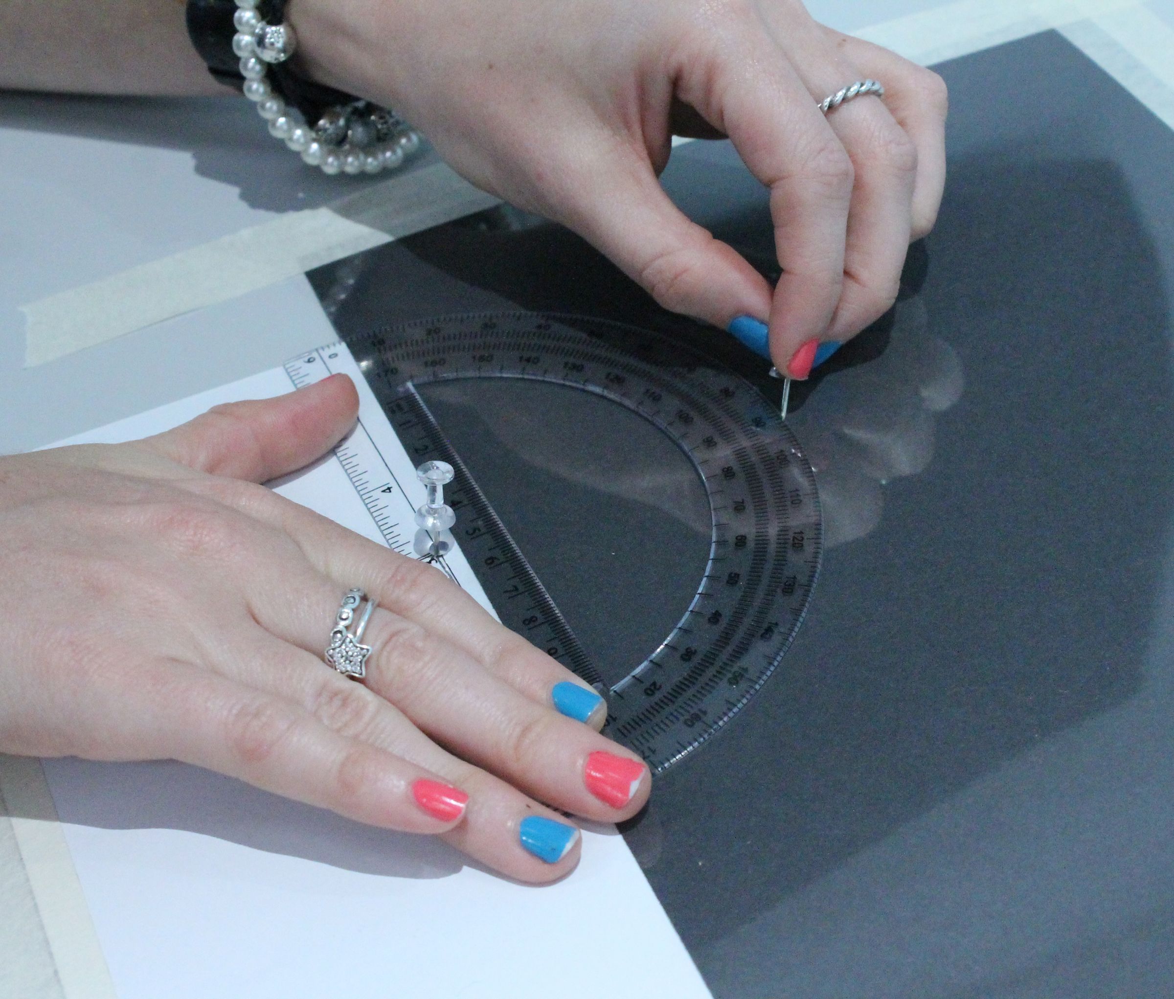 Making Holograms #phablabs : 11 Steps (with Pictures) - Instructables
