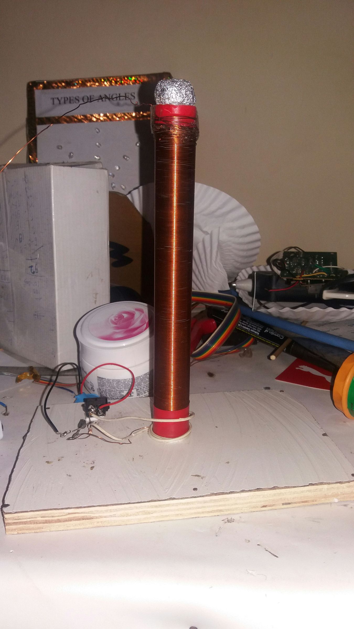Very Simple 9v Tesla Coil : 8 Steps - Instructables