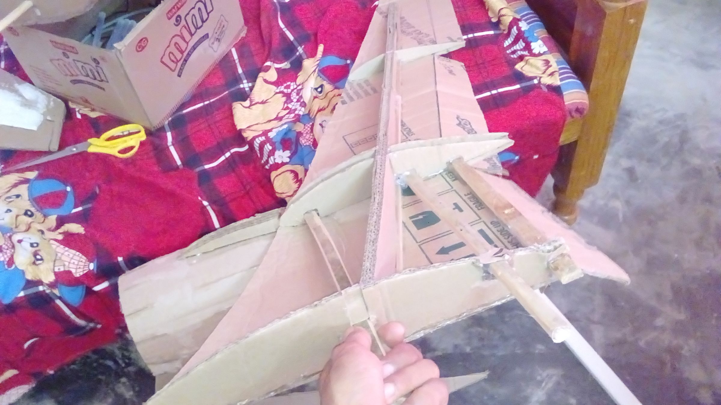 Boeing 737-800 Build Out of CARDBOARD : 9 Steps (with Pictures ...