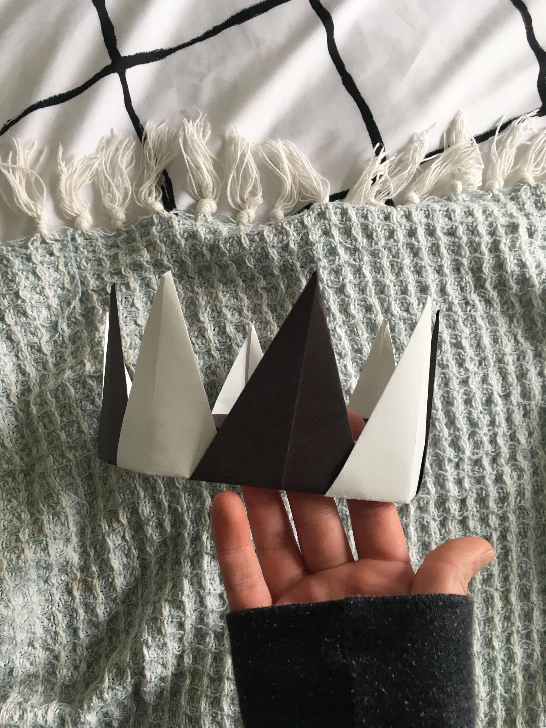 How to Make a Paper Crown : 11 Steps (with Pictures) - Instructables