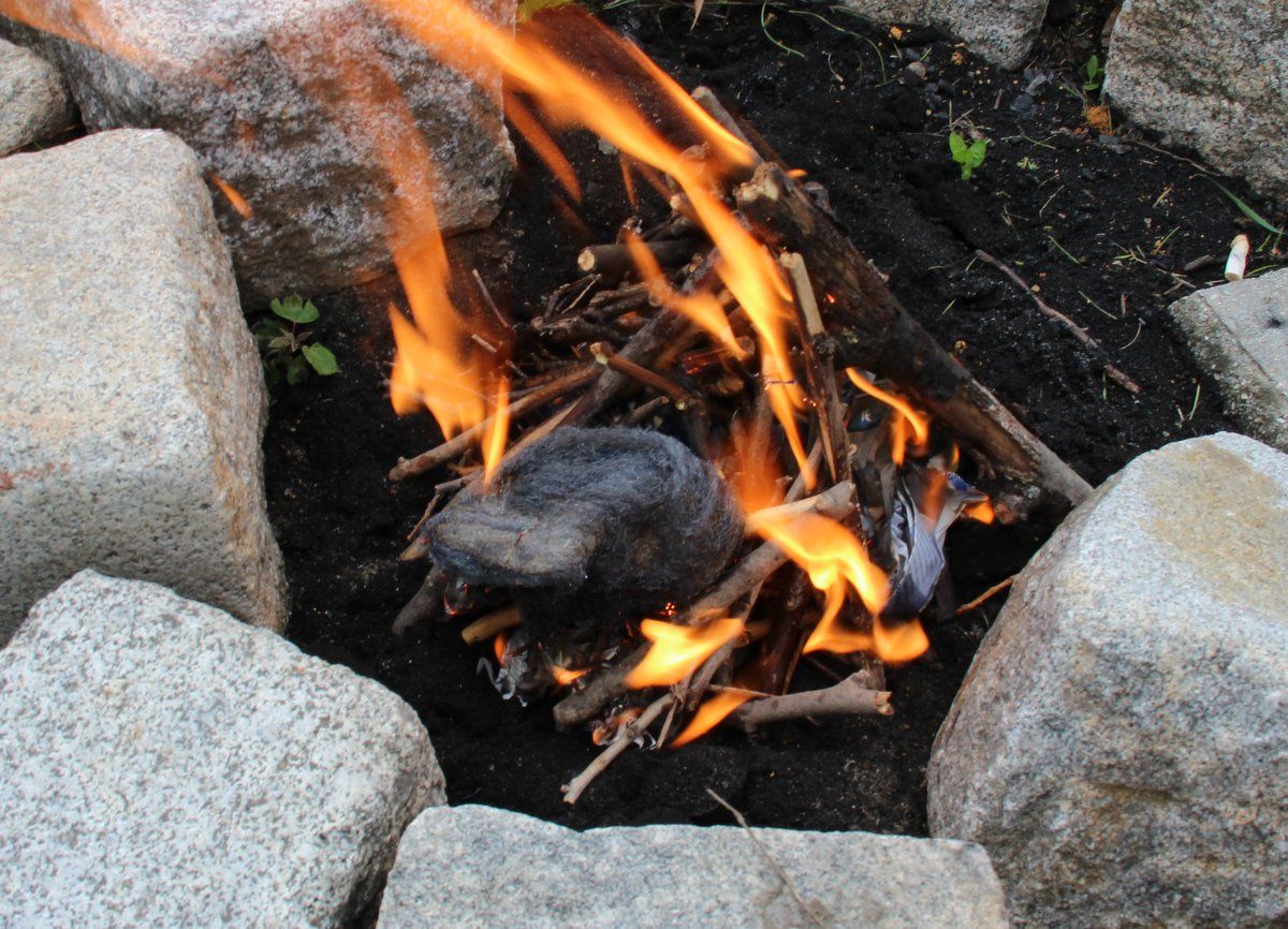 How to Make Fire Using Only a Battery and Steel Wool : 4 Steps ...