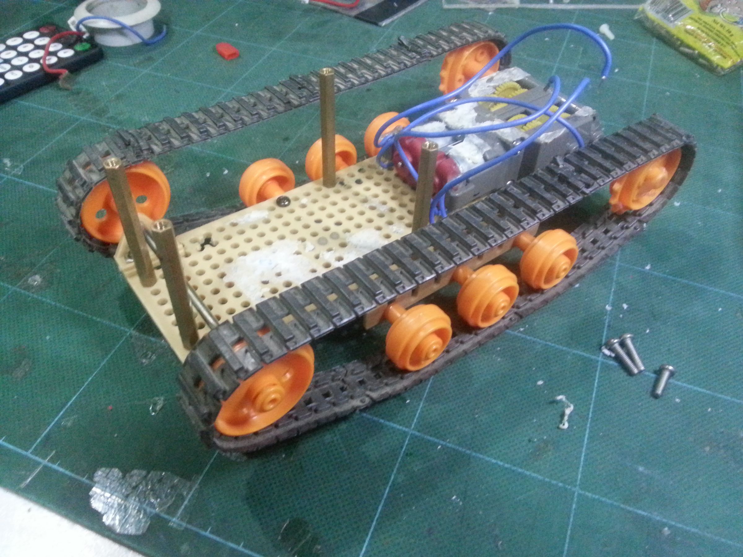 DIY FPV RC Tank V2 [2km RANGE Upgrade!] : 16 Steps (with Pictures ...