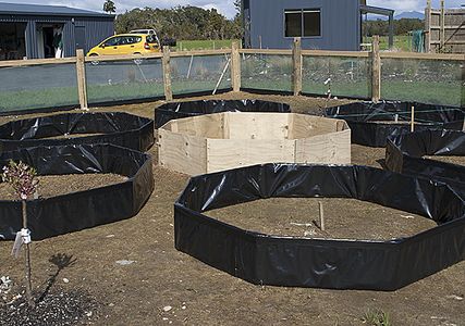 Octagonal Raised Garden Bed : 18 Steps (with Pictures) - Instructables