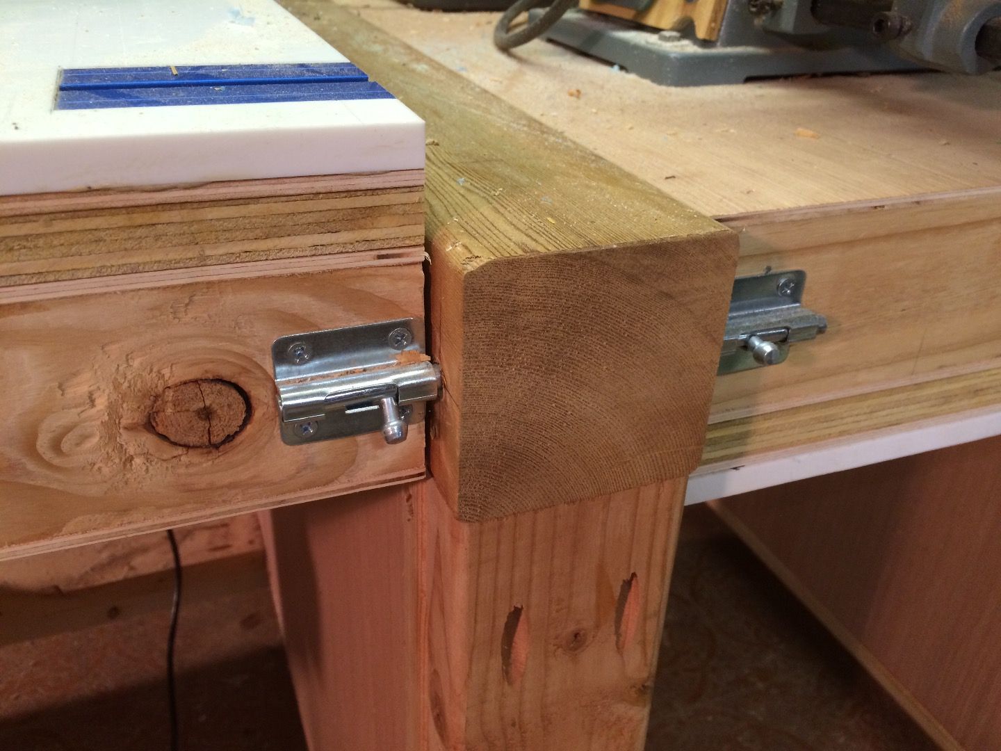 Multi-Tool Flip-Top Table : 12 Steps (with Pictures) - Instructables