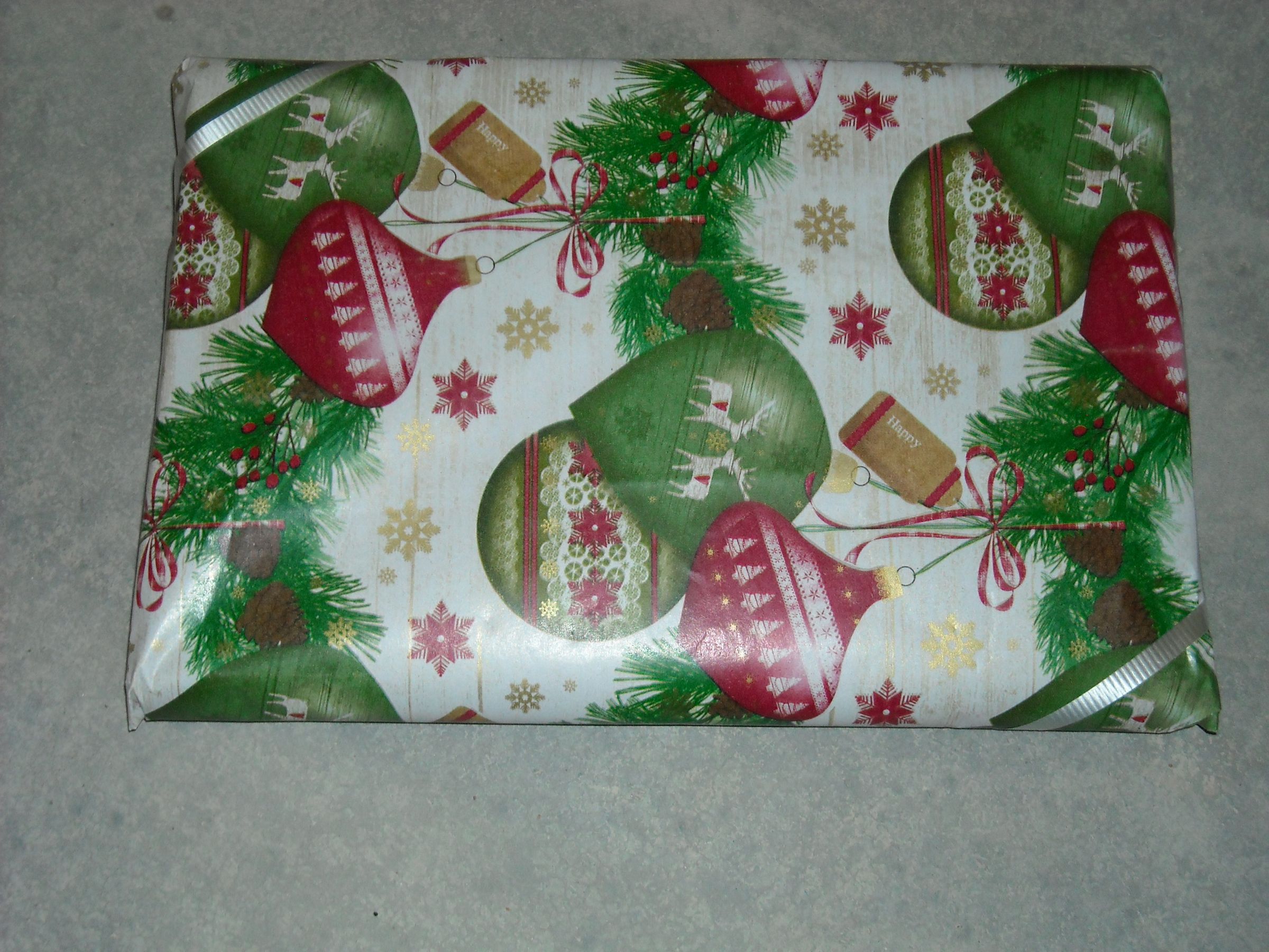 How to Wrap a Flat Gift : 5 Steps - Instructables