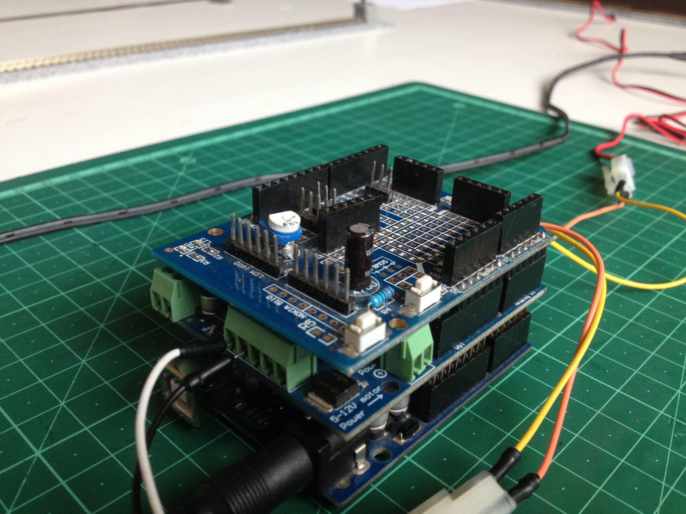 Simple Automated Point to Point Model Railroad Running Two Trains : 13 ...