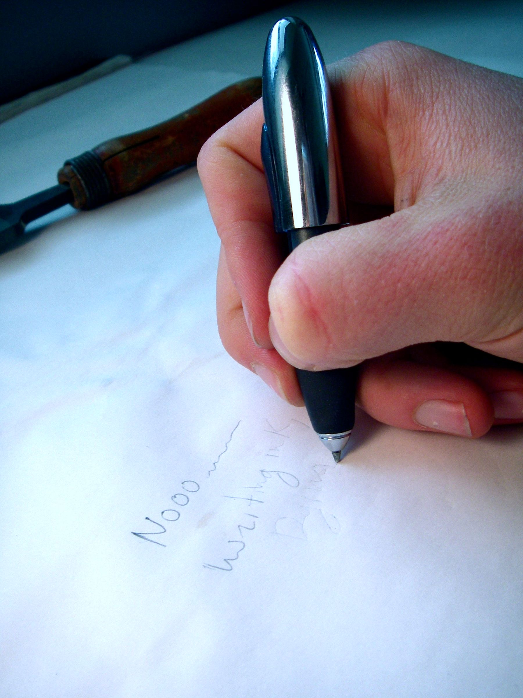 DIY Cross Ion Pen Refill (cheap!) : 6 Steps - Instructables