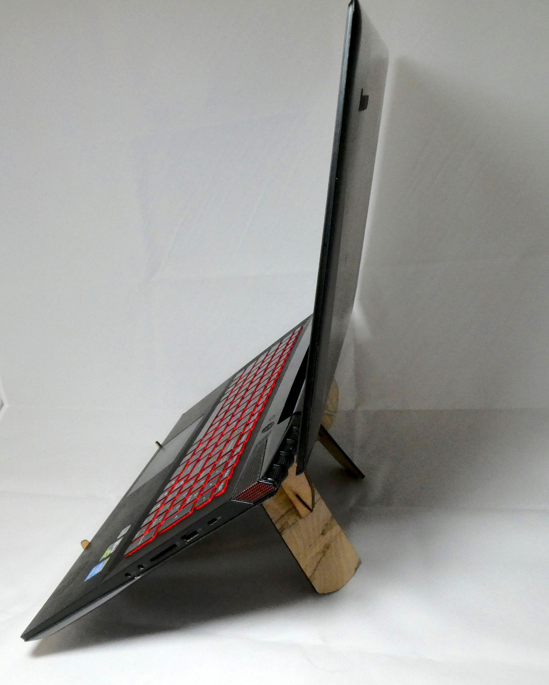 Laser Cut Adjustable Laptop Stand - Instructables