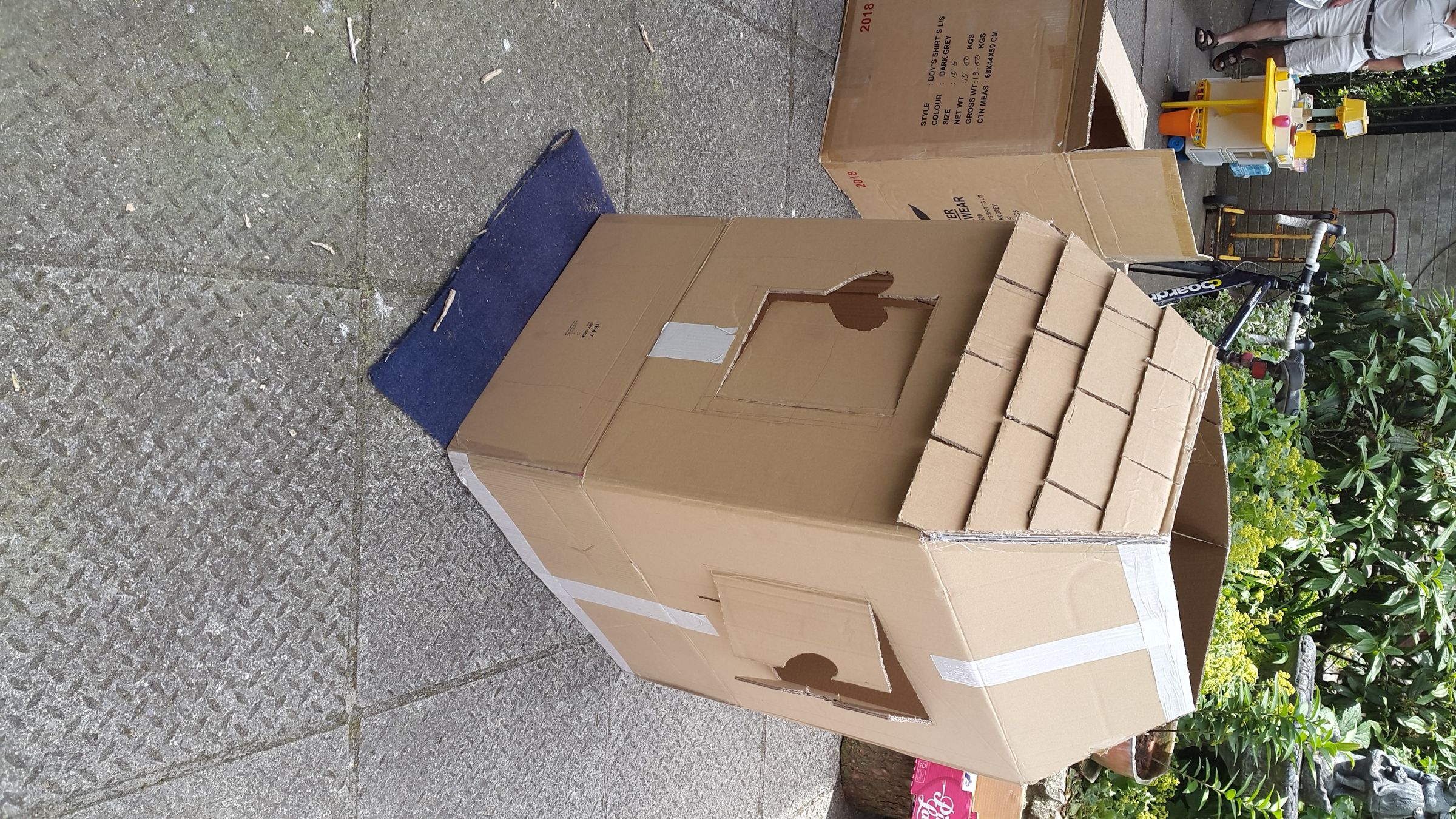 Simple and Foldable Cardboard Box Playhouse : 8 Steps - Instructables