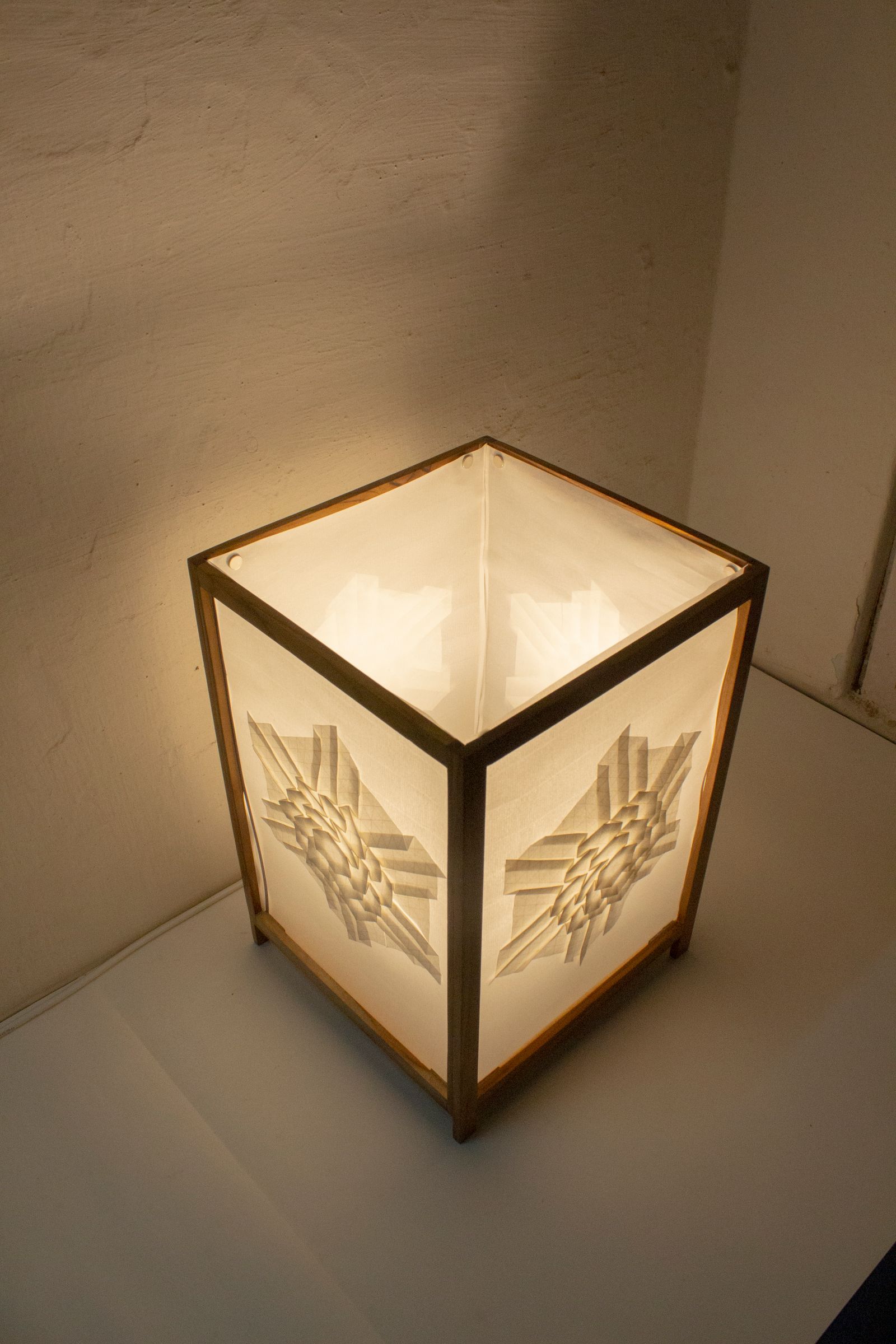 DIY Origami Lamp : 10 Steps (with Pictures) - Instructables