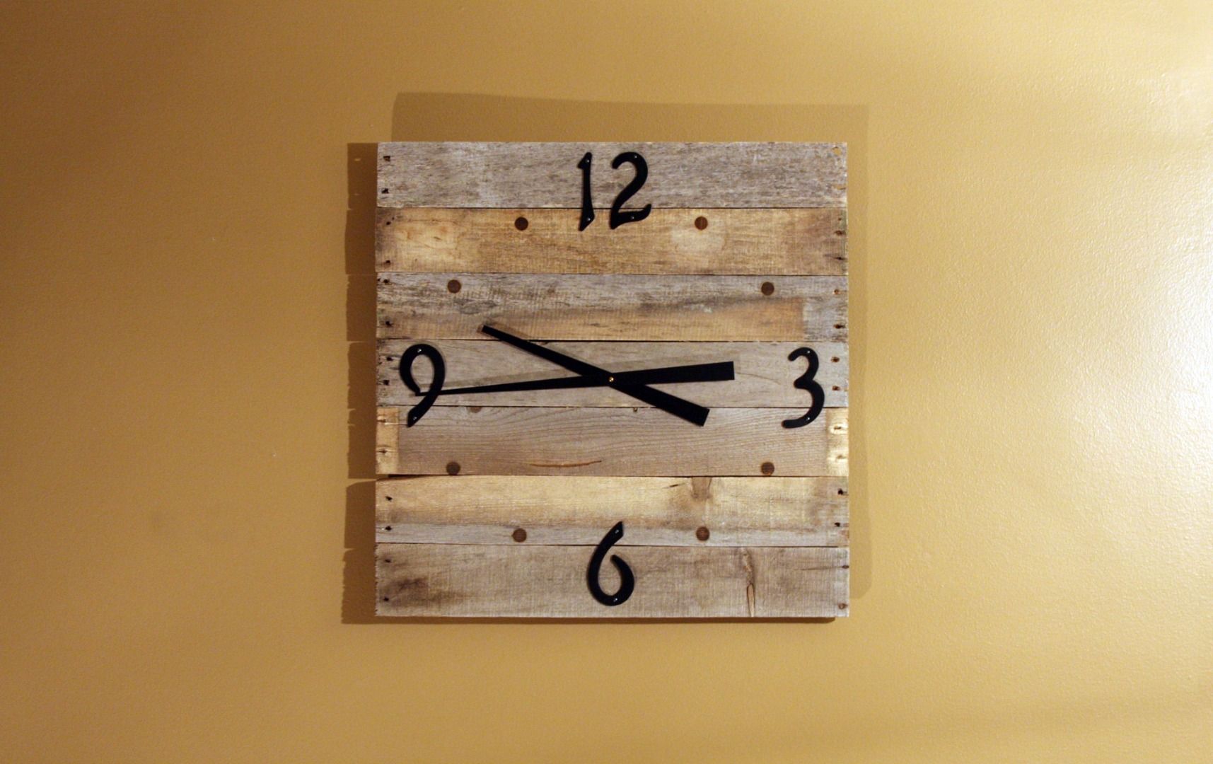 Wooden Pallet Wall Clock : 7 Steps (with Pictures) - Instructables