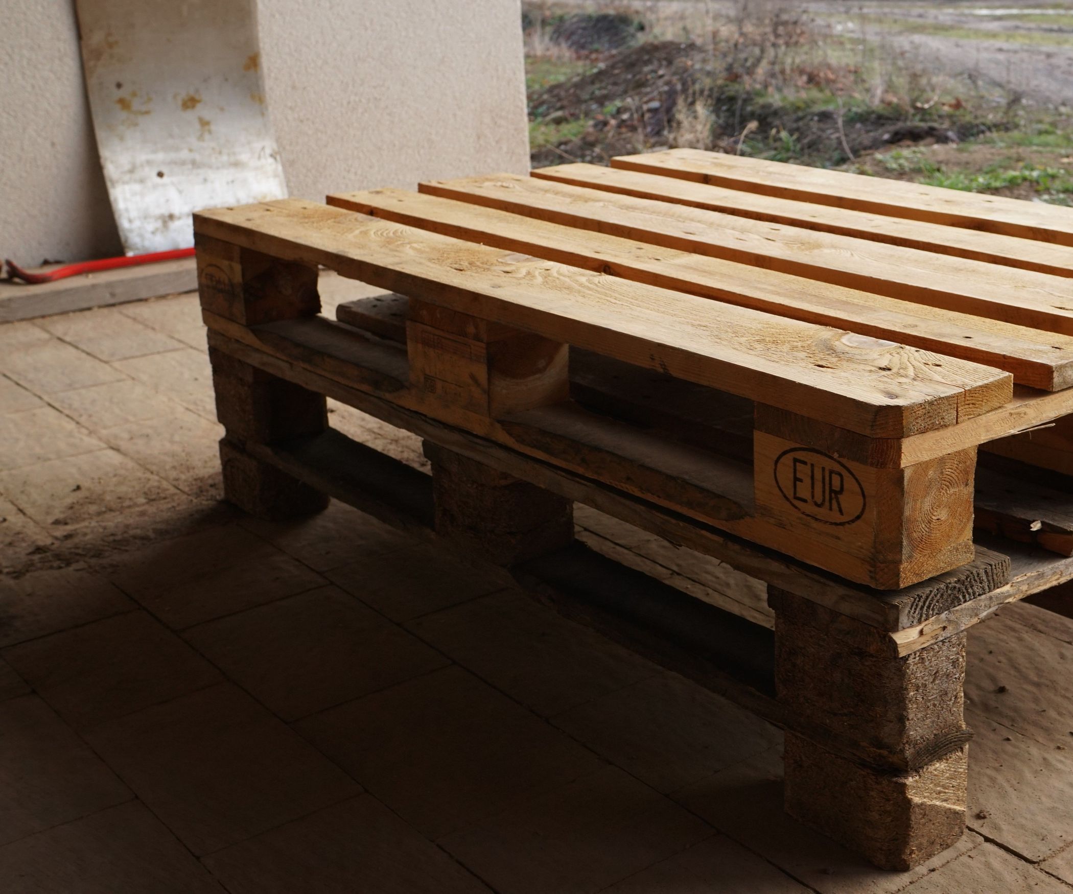Wooden Pallet Table : 15 Steps - Instructables