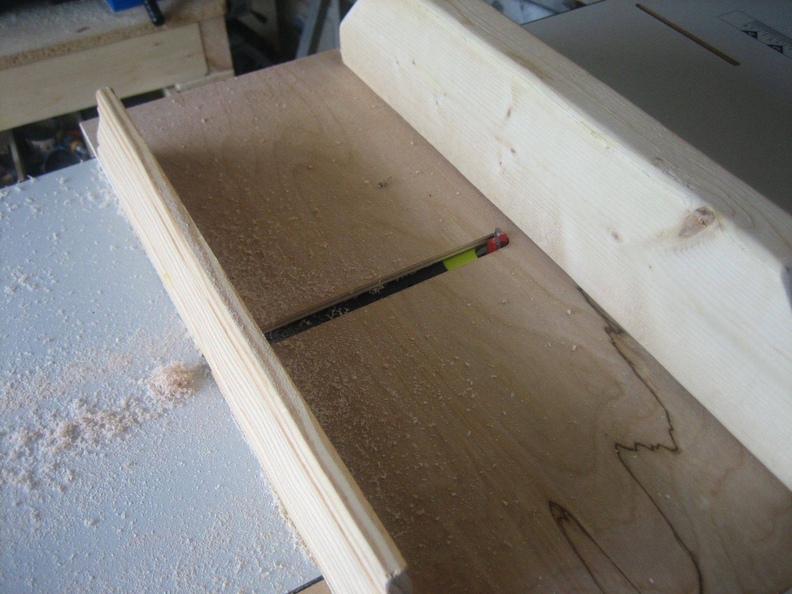 BOX JOINT JIG FOR ROUTER TABLE : 10 Steps - Instructables