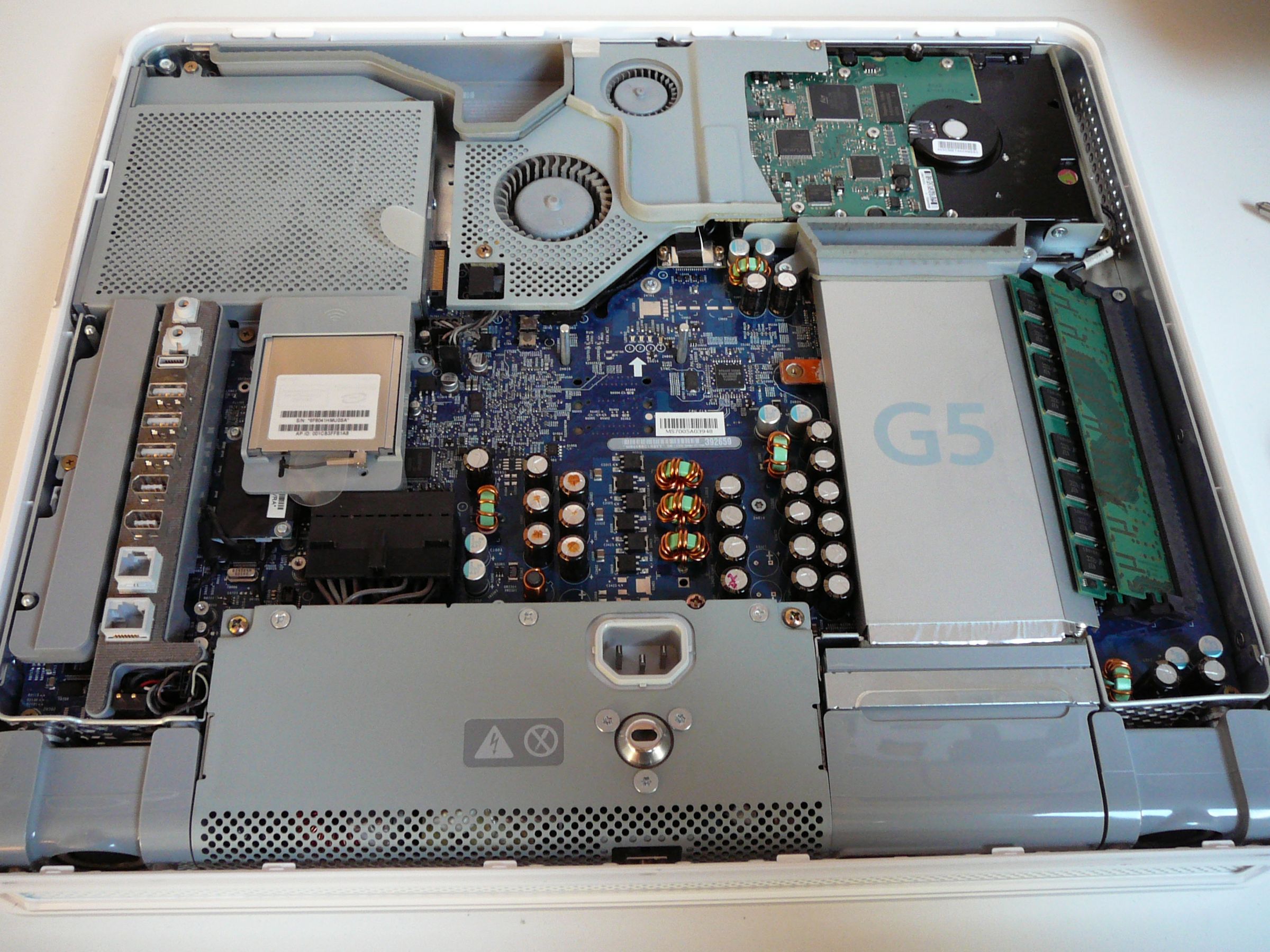 Imac G5 DIY Capacitors Repair : 9 Steps (with Pictures) - Instructables