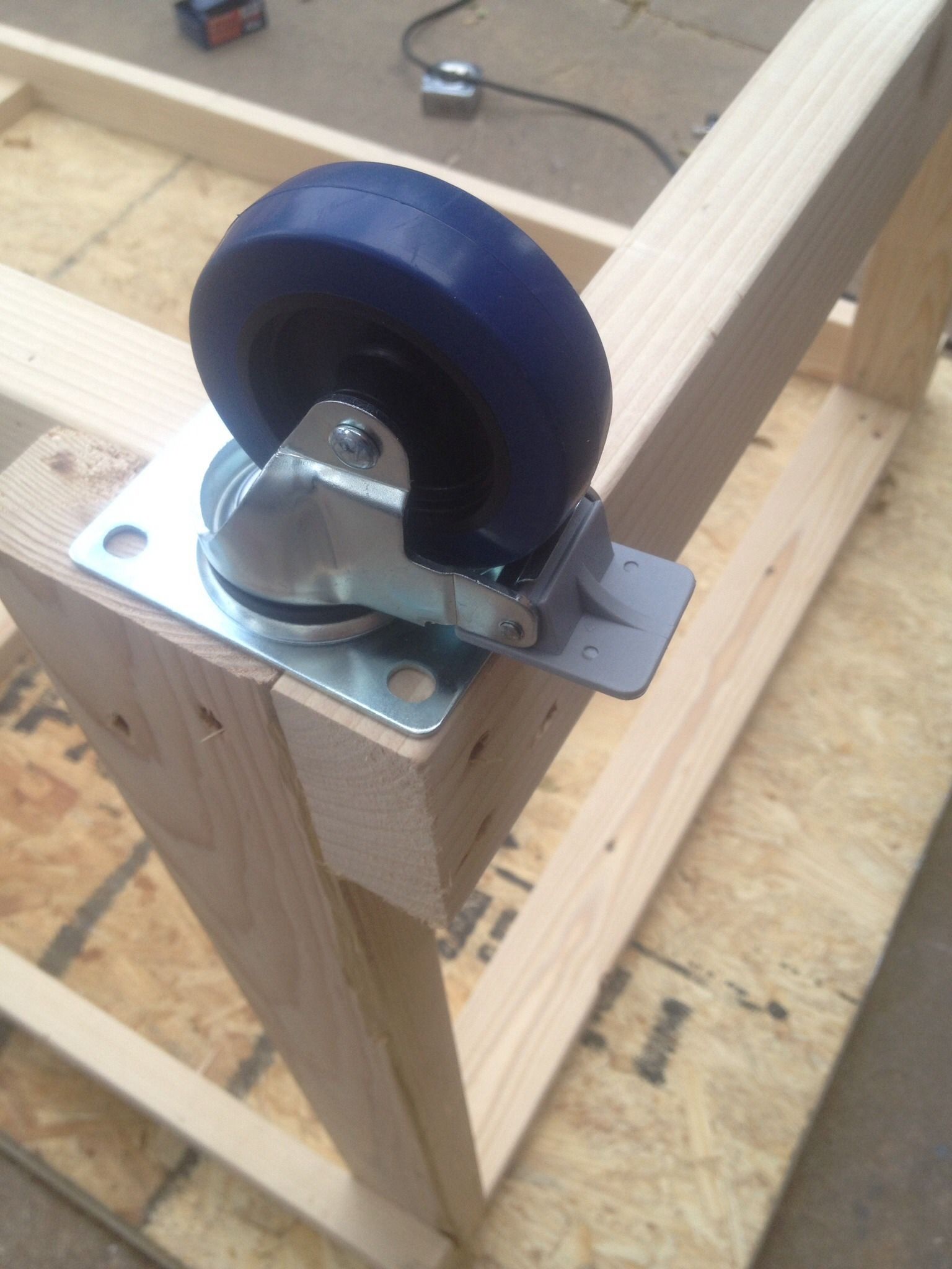 Work Table on Wheels | 4' X 8' : 14 Steps (with Pictures) - Instructables