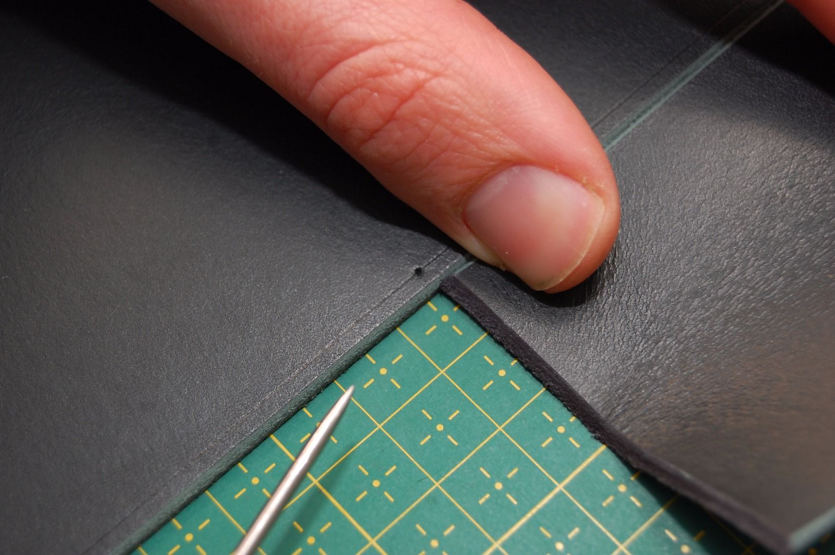Leather Portfolio : 6 Steps (with Pictures) - Instructables