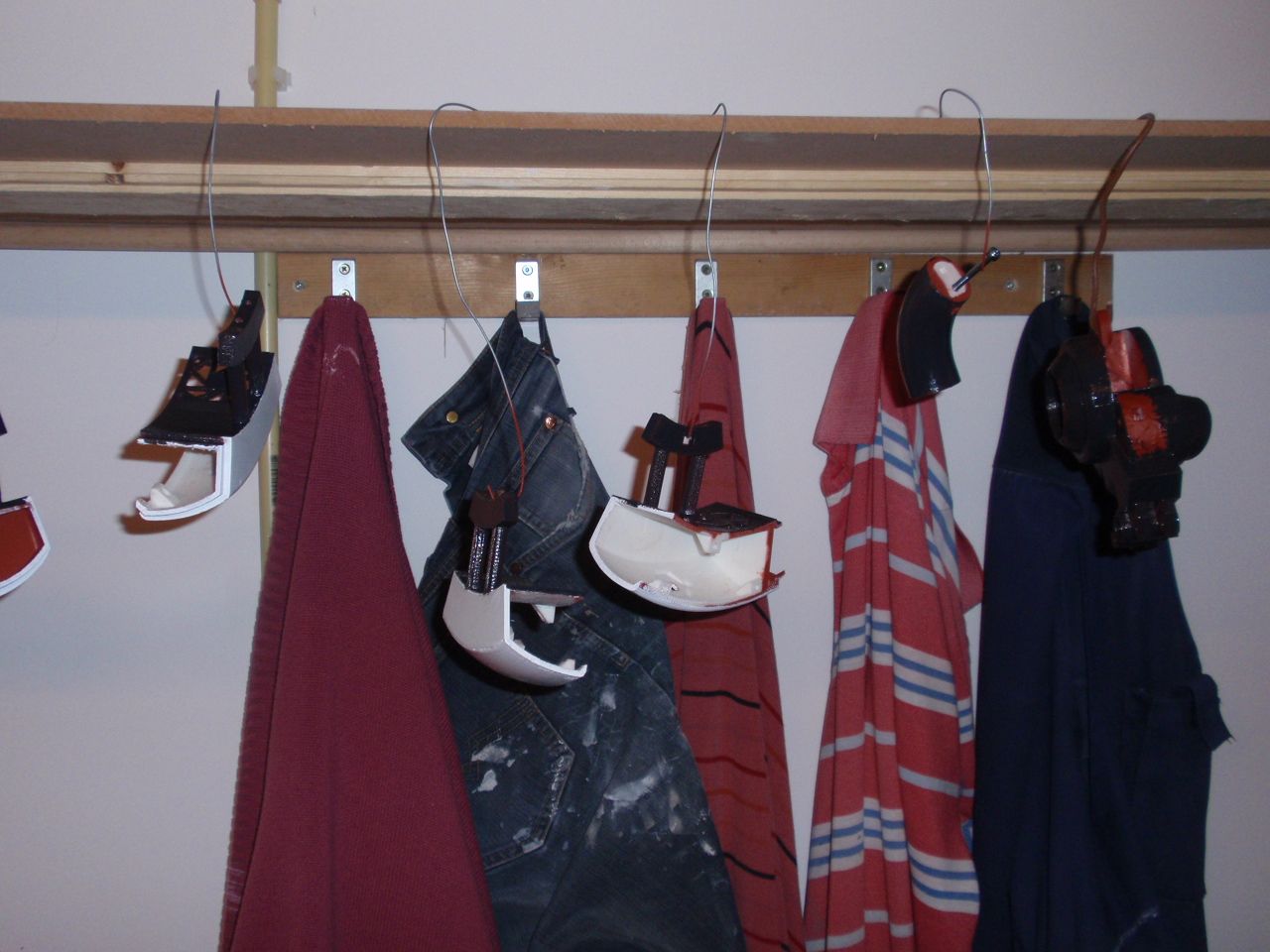 A Fully 3D Printable GlaDOS Robotic Ceiling Arm Lamp : 11 Steps (with ...