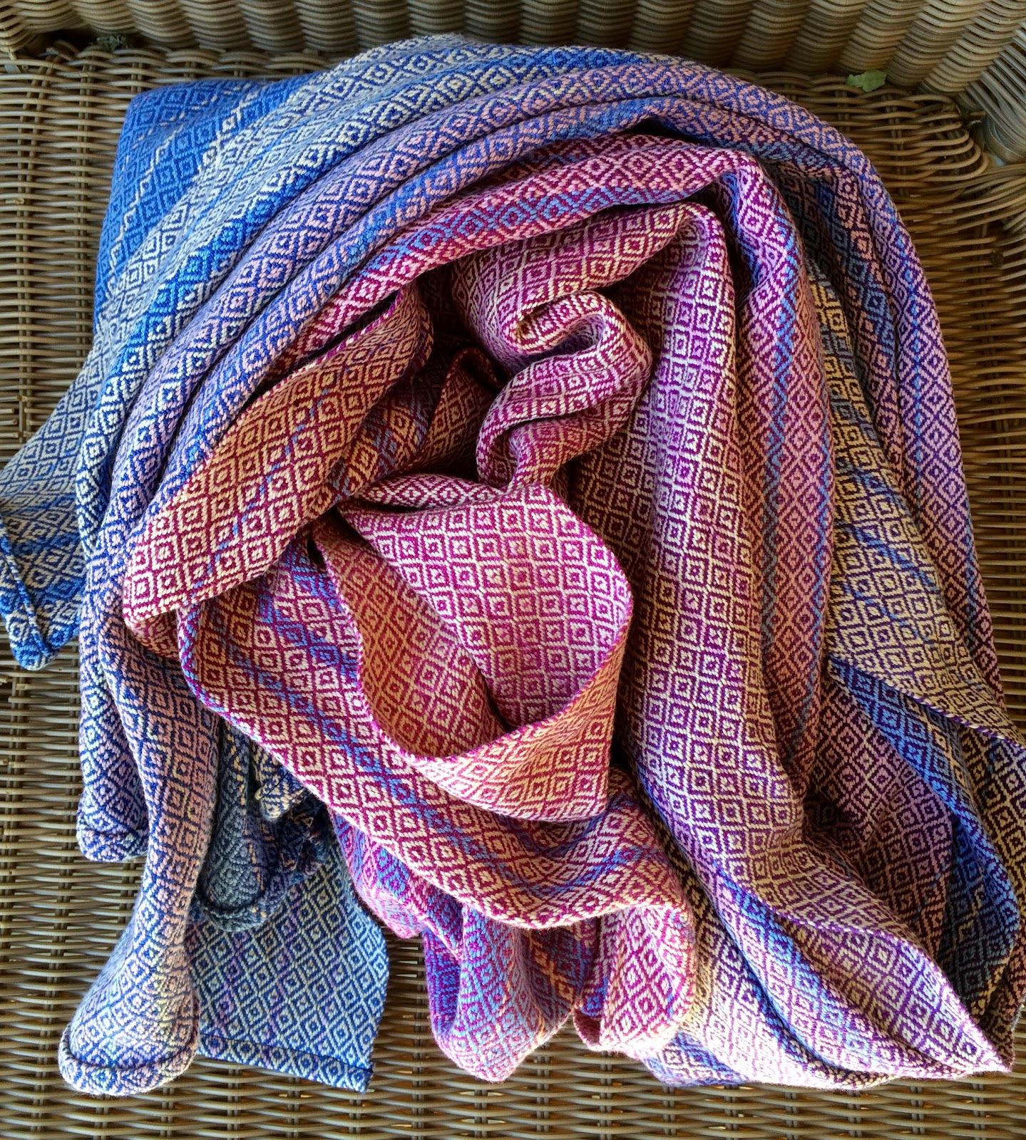 How to Weave a Baby Wrap : 9 Steps (with Pictures) - Instructables