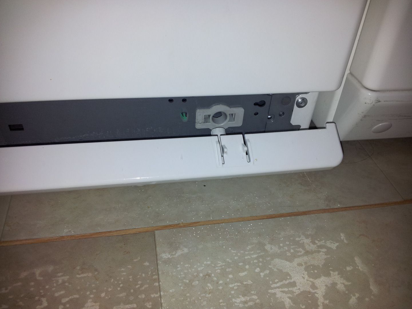 Miele W3203 Washing Machine Shock Absorber Replacement : 4 Steps (with ...