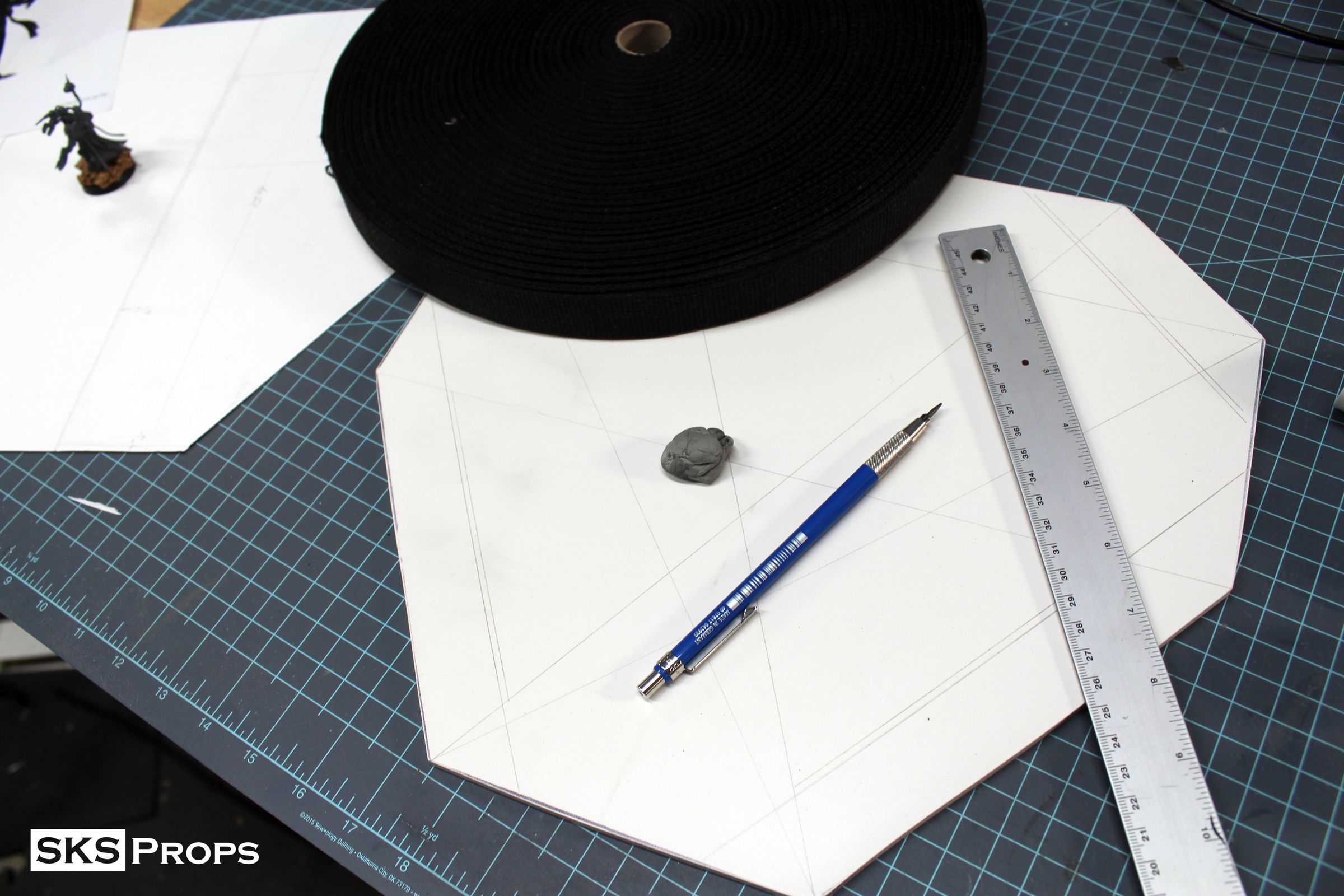 Warhammer 40K Tech Priest Cosplay - SKS Props : 35 Steps (with Pictures ...