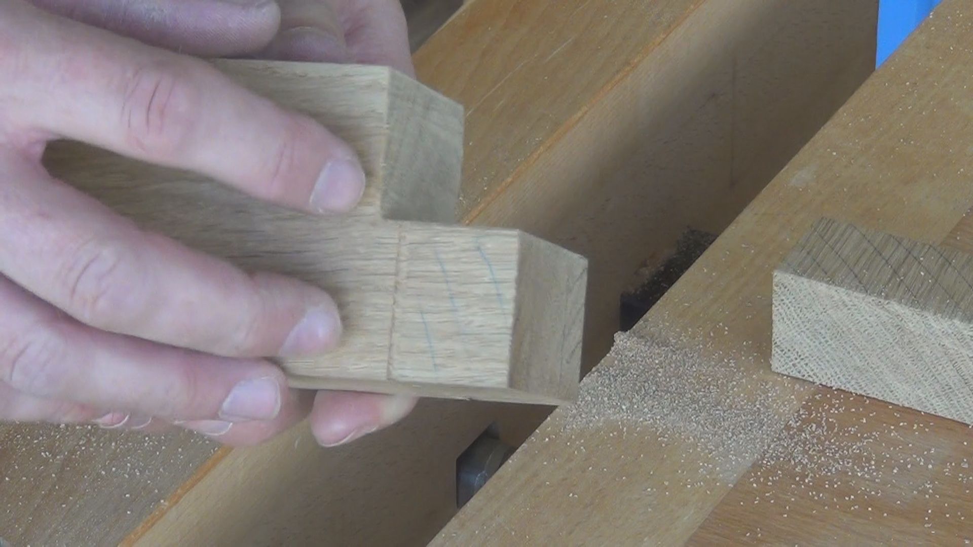 Cut a Stepped Dovetail Splice (Koshikake Aritsugi) : 7 Steps (with ...