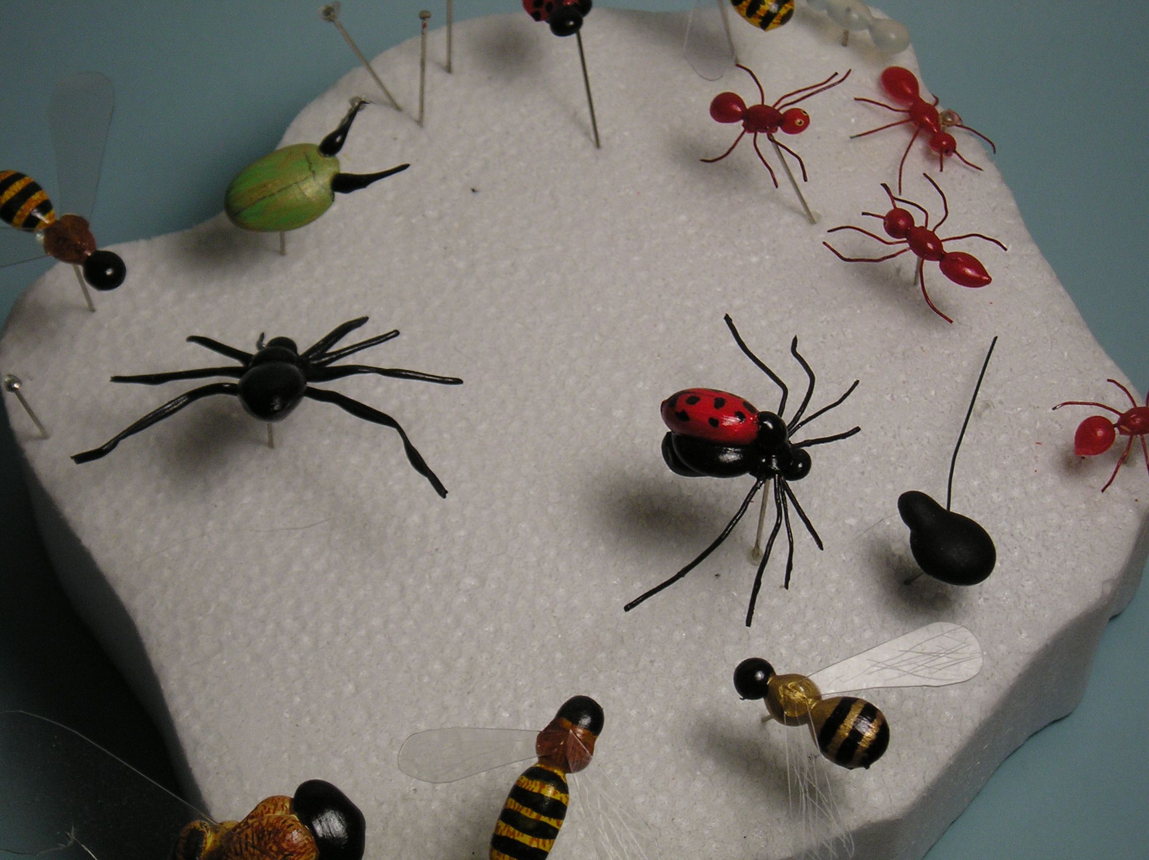 How to Make Glue Bugs : 9 Steps (with Pictures) - Instructables