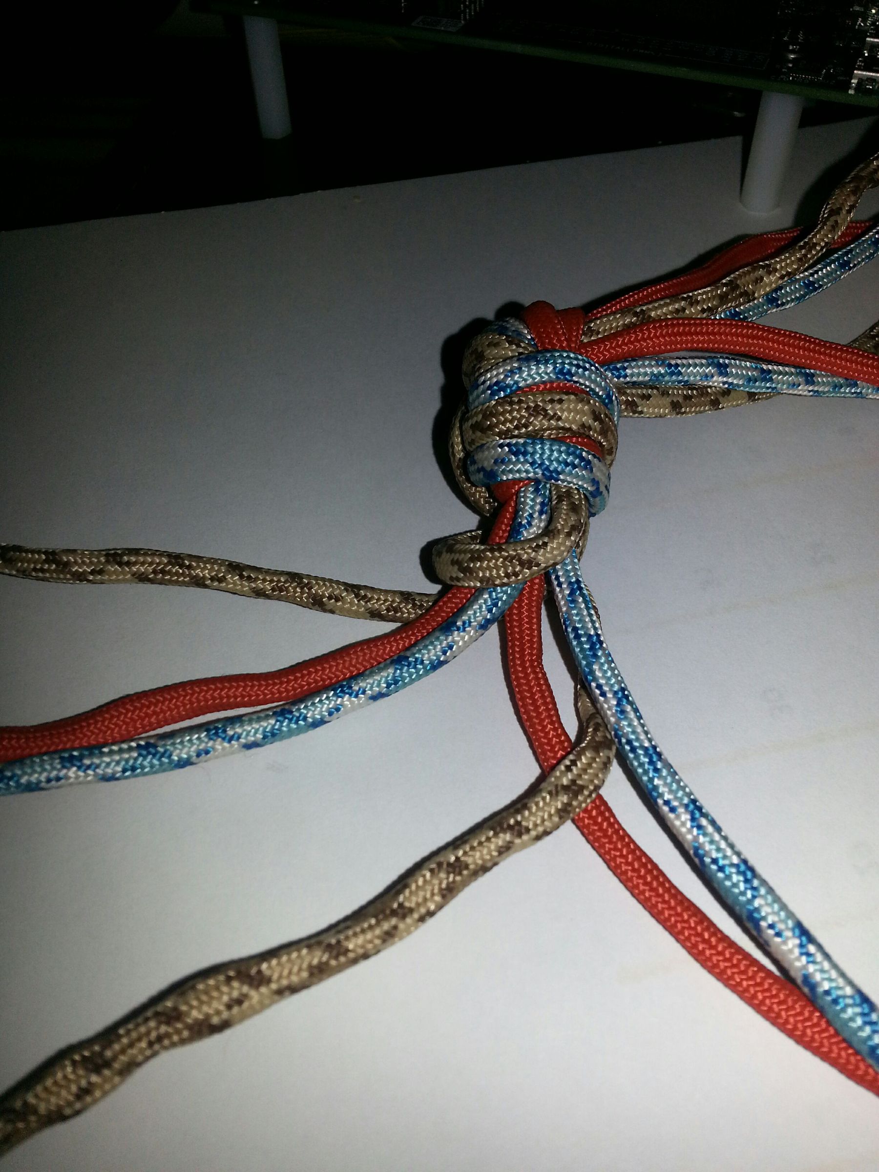 6 Strand Round Braid : 3 Steps - Instructables