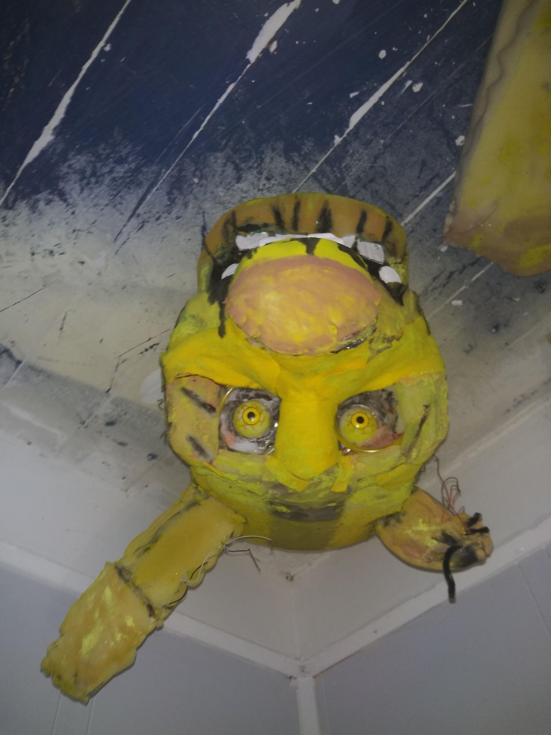 DIY FNAF Spring Trap Full Costume : 4 Steps - Instructables