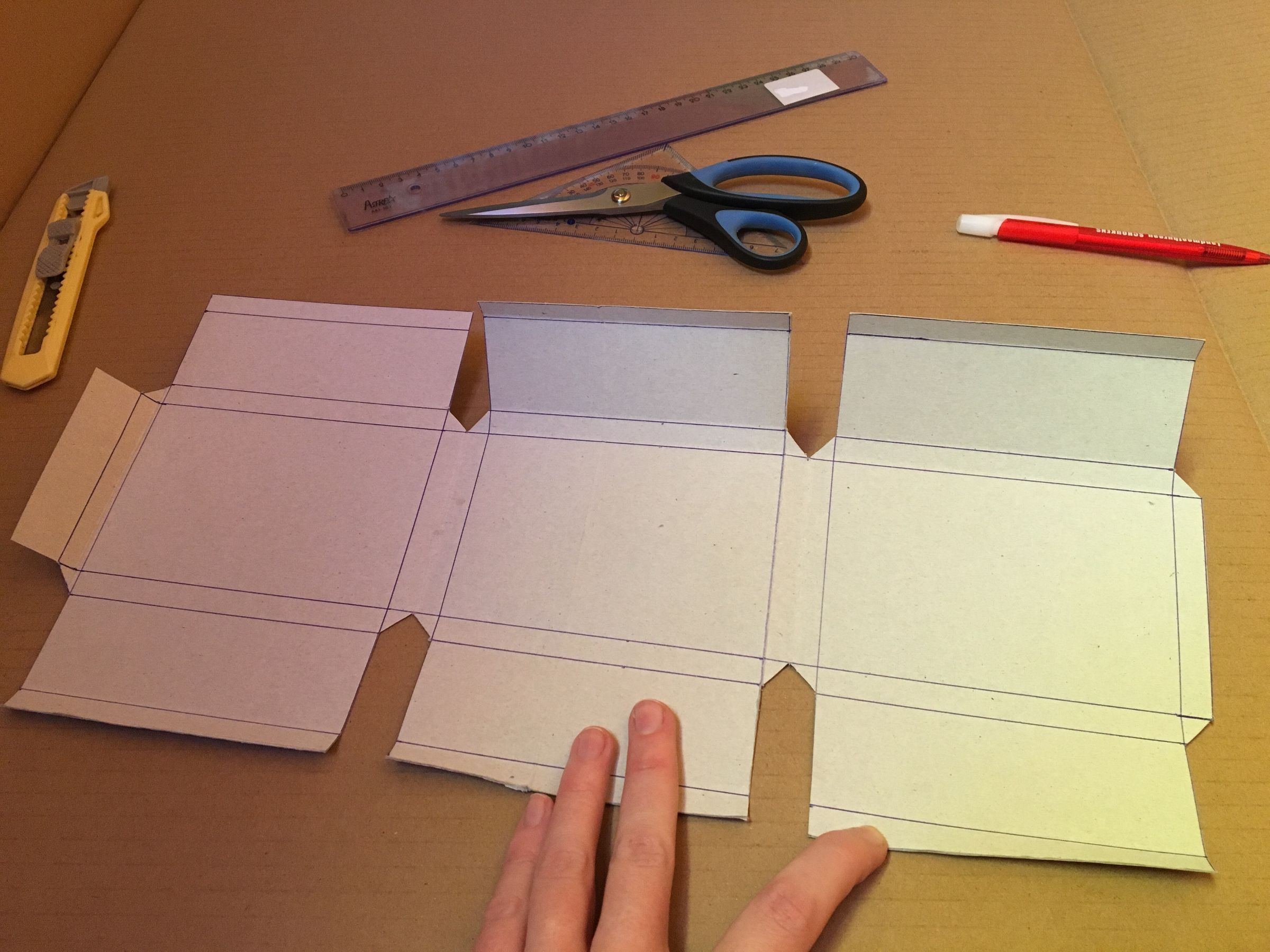 Cardboard Bookshelf 'Elements' : 6 Steps (with Pictures) - Instructables