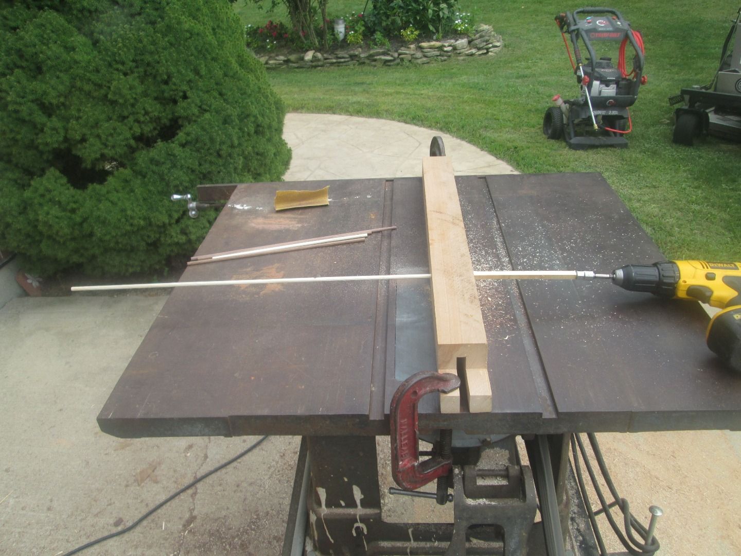 Making Dowel Rods With a Table Saw : 8 Steps (with Pictures ...
