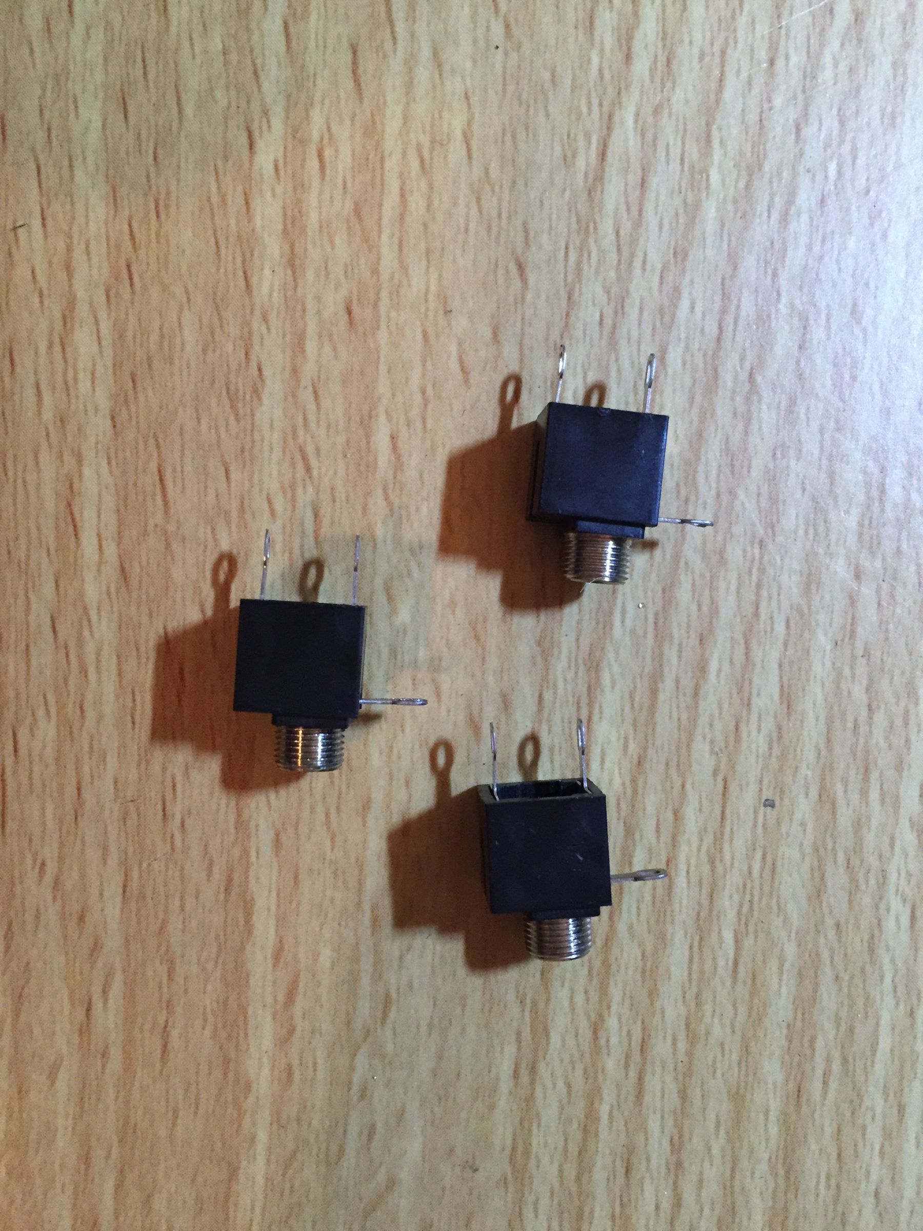 Dual Input Audio Switching Circuit : 6 Steps (with Pictures ...