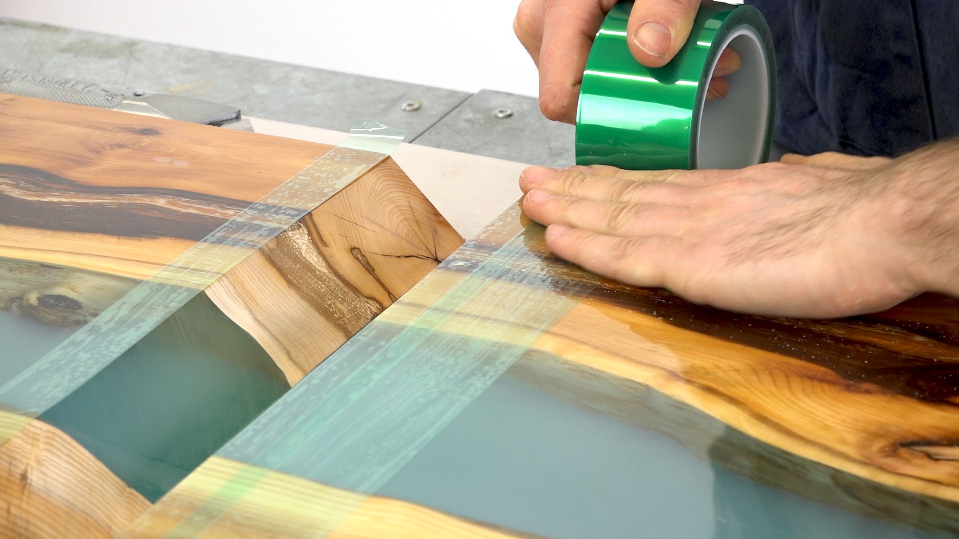 DIY Resin River Table Using Clear Epoxy Casting Resin and Wood : 12 ...