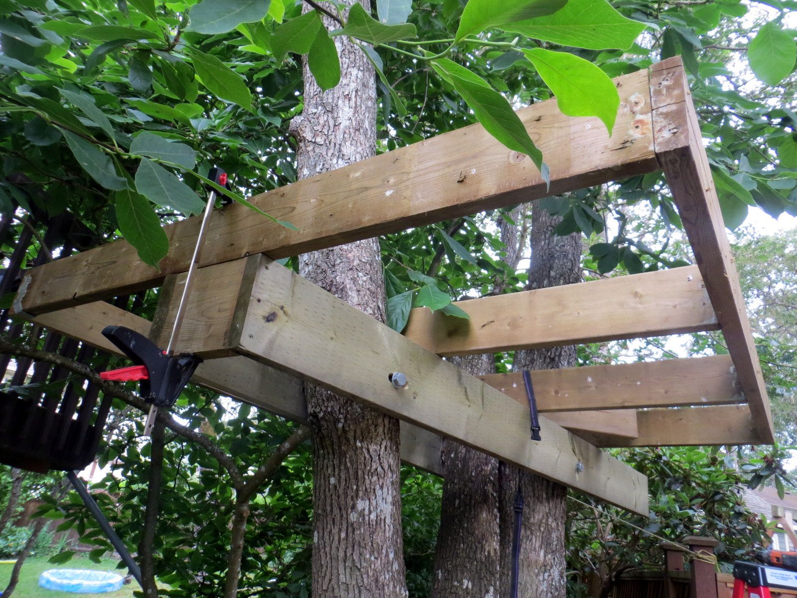 How to Build a Treehouse : 17 Steps (with Pictures) - Instructables