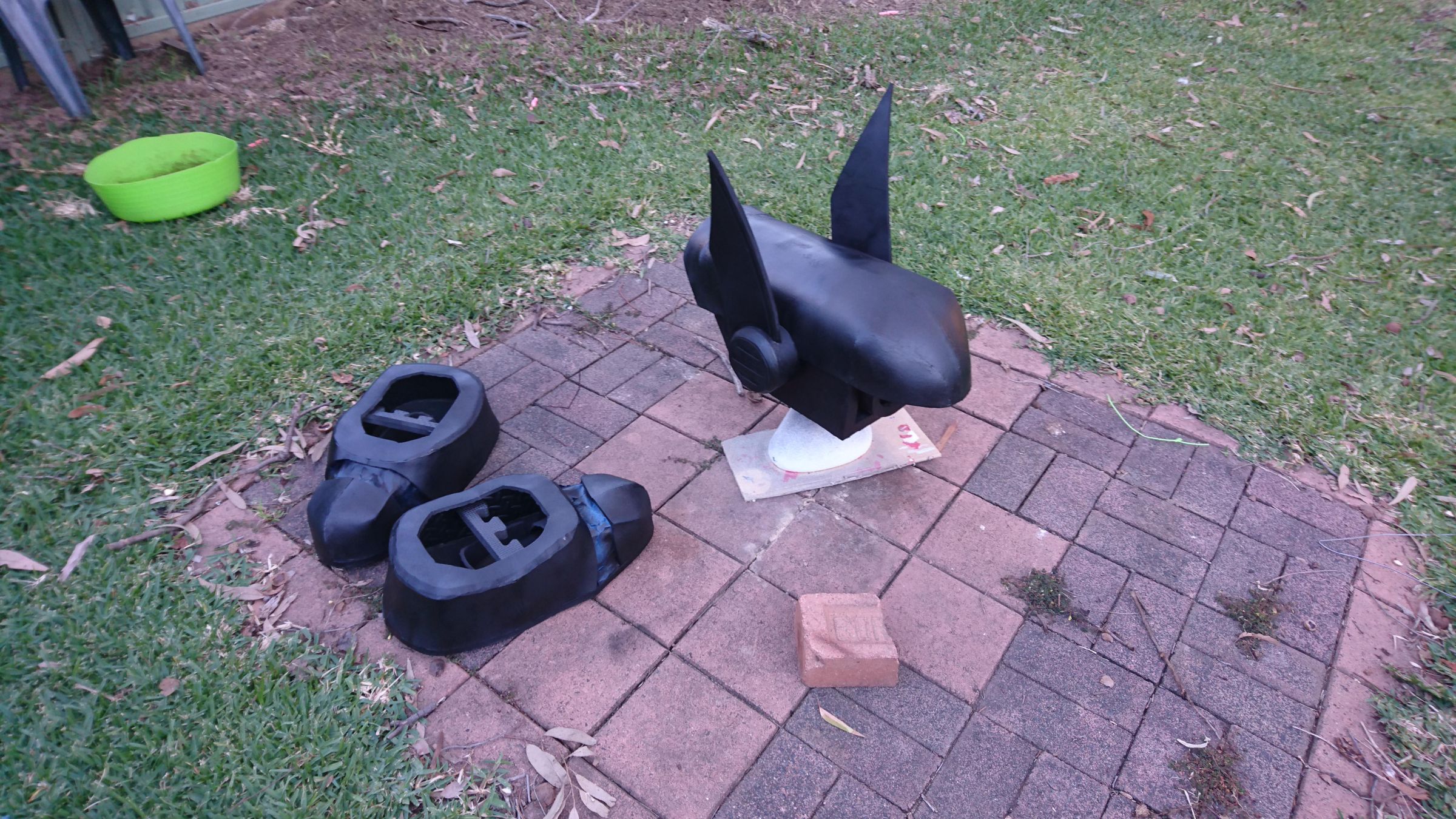 EVA Foam Robot Costume : 16 Steps (with Pictures) - Instructables