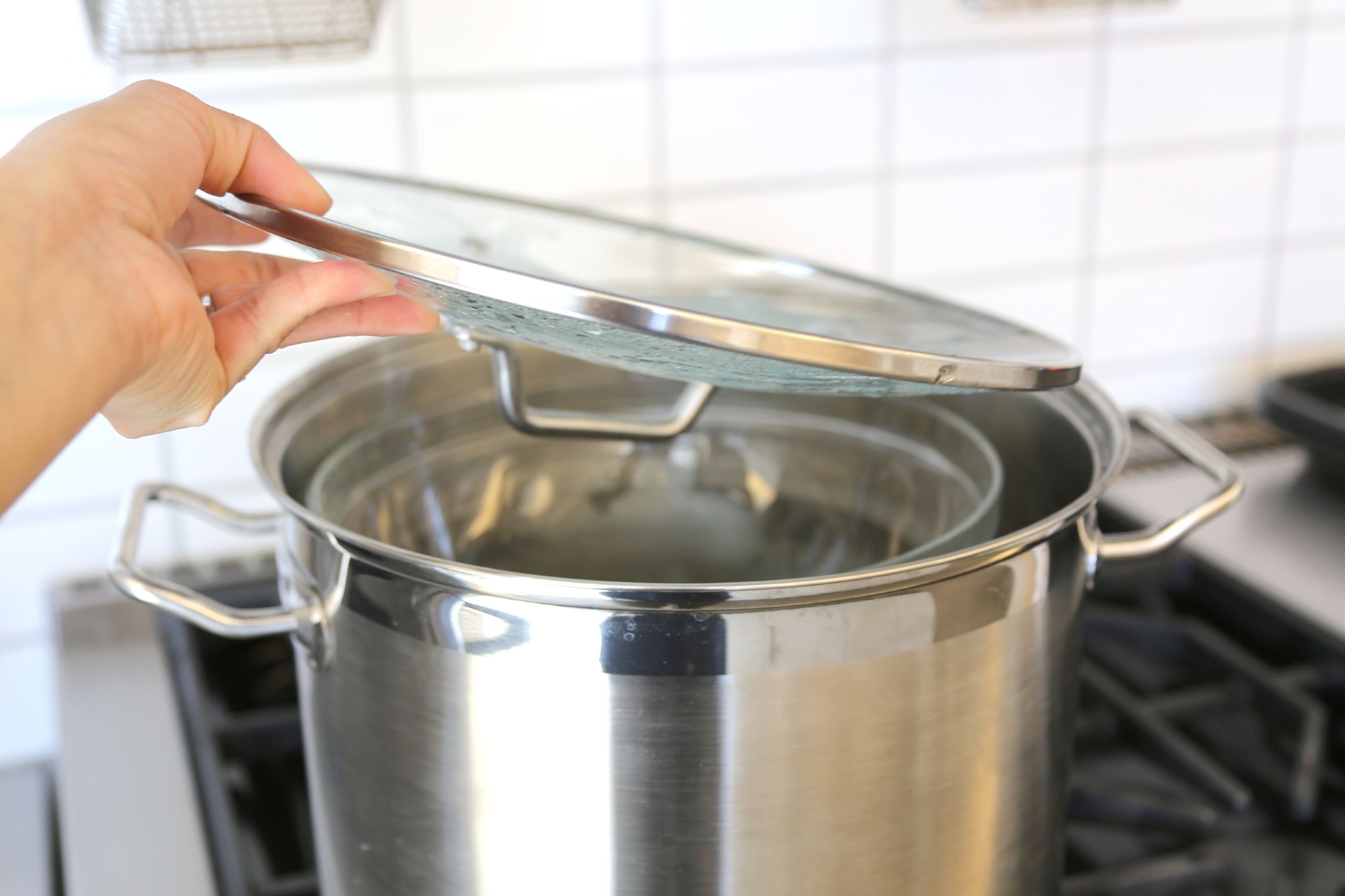 How to Distill Water : 6 Steps (with Pictures) - Instructables