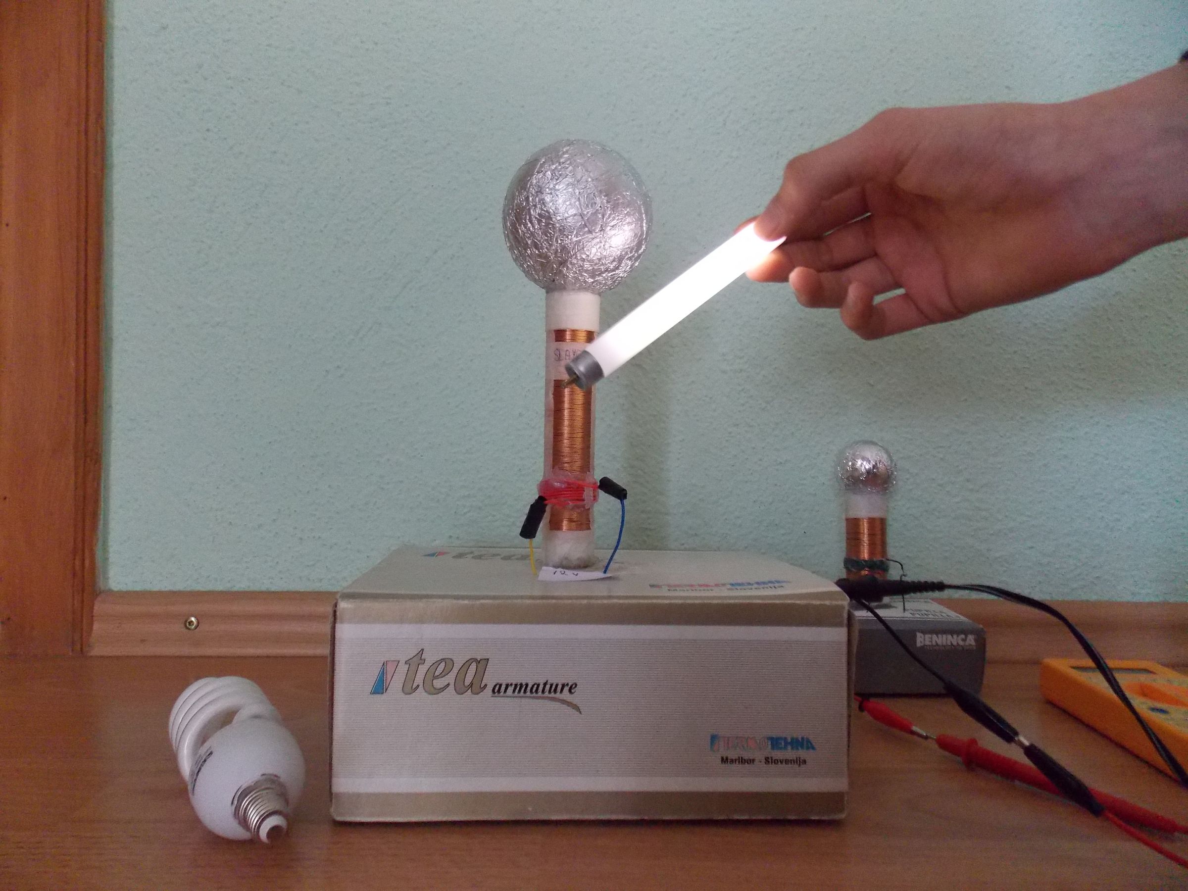 How to Build Slayer Exciter (mini Tesla Coil) : 3 Steps - Instructables