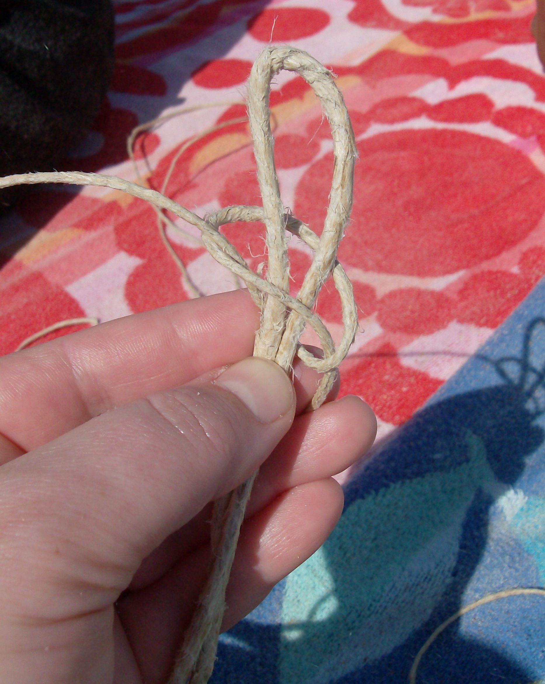 How to Make a Hemp Necklace : 5 Steps (with Pictures) - Instructables
